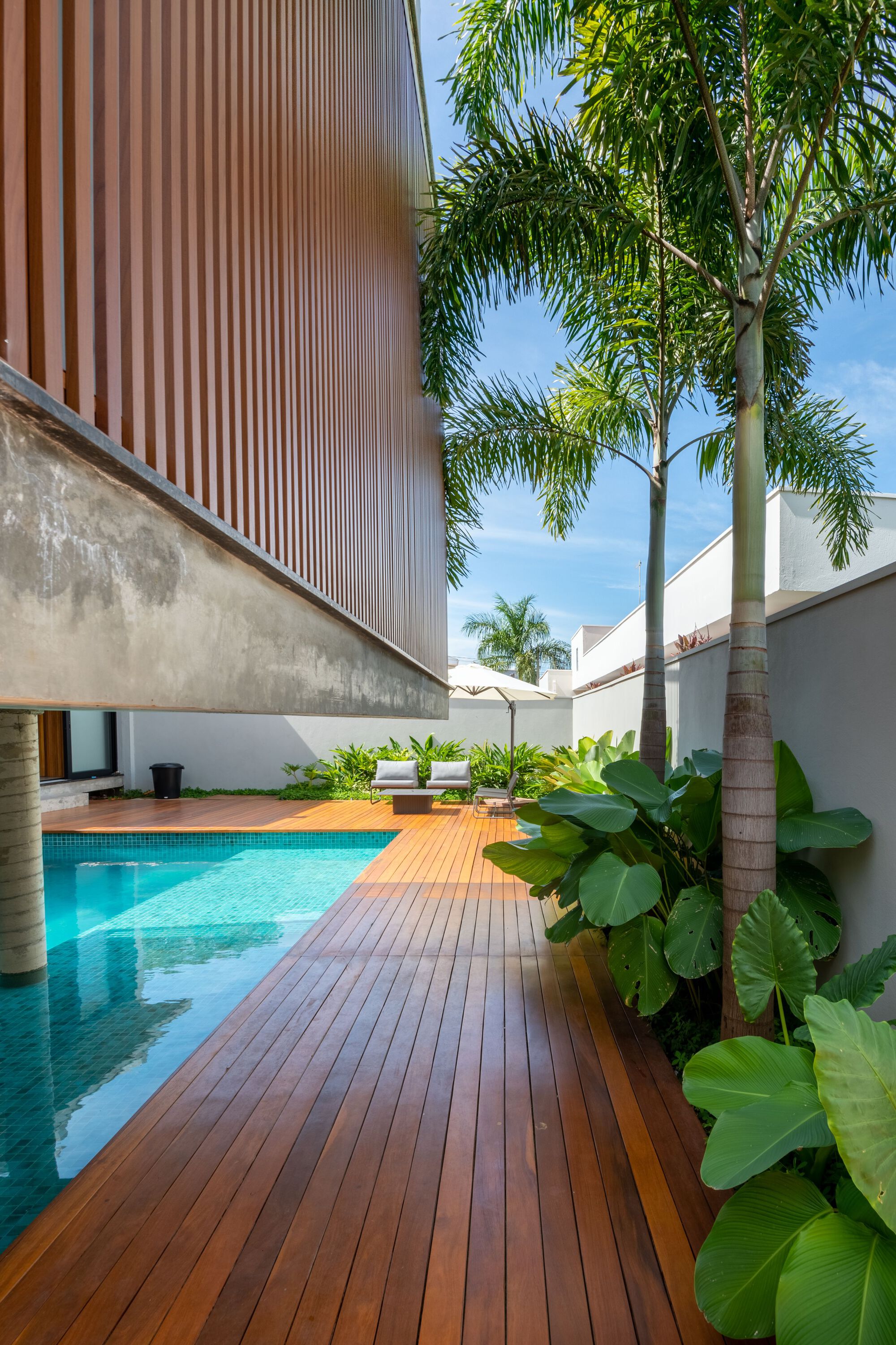 Gallery of Patio House / Caio Persighini Arquitetura - 10
