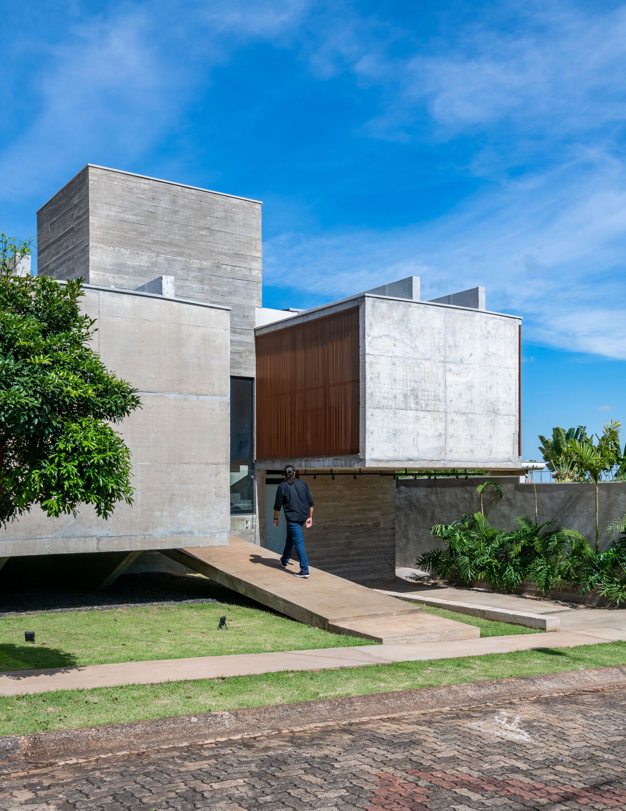 Gallery of Patio House / Caio Persighini Arquitetura - 7
