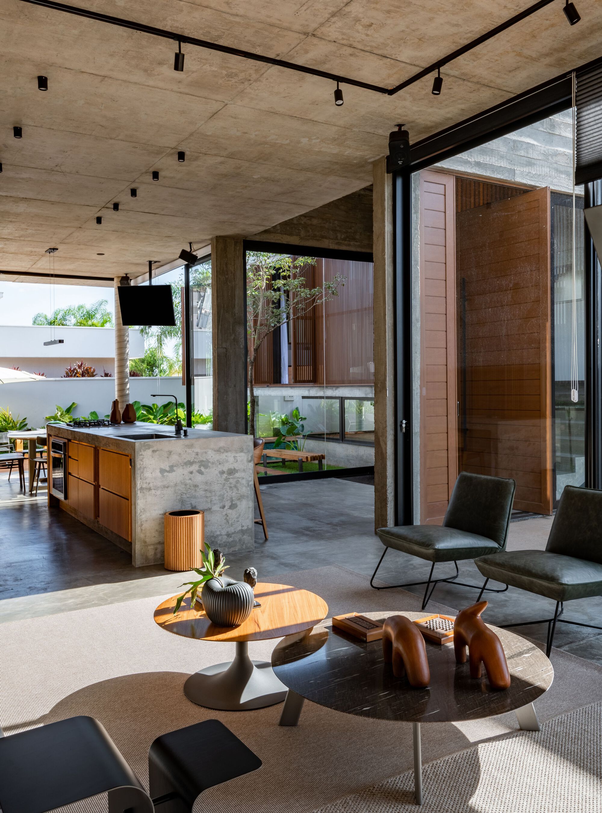 Gallery of Patio House / Caio Persighini Arquitetura - 26