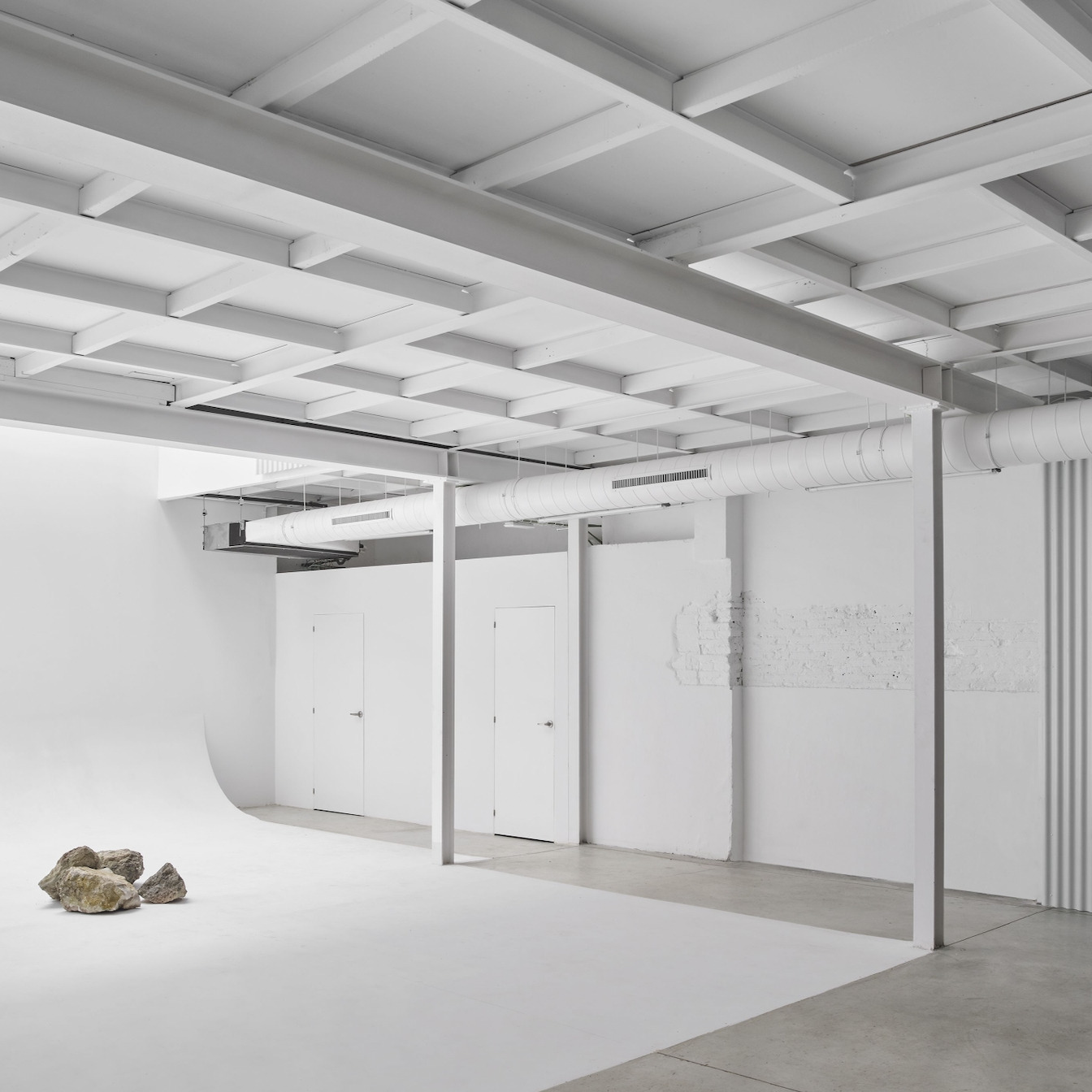 Gallery of Wannabe Photography Studio / Manu Pages Taller d ...