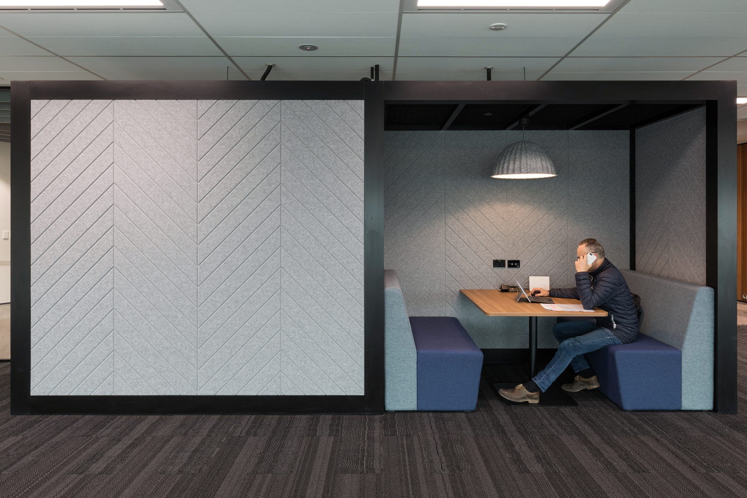 Gallery of Sound Off, Color On: 4 Creative Ways to Integrate Colorful Acoustic Panels in ...