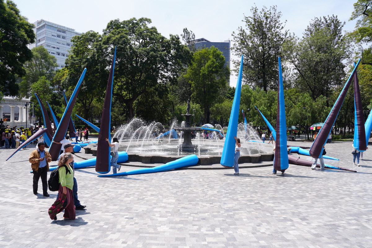 Galería de Conoce las instalaciones efímeras construidas para los pabellones Mextrópoli 2023 - 6