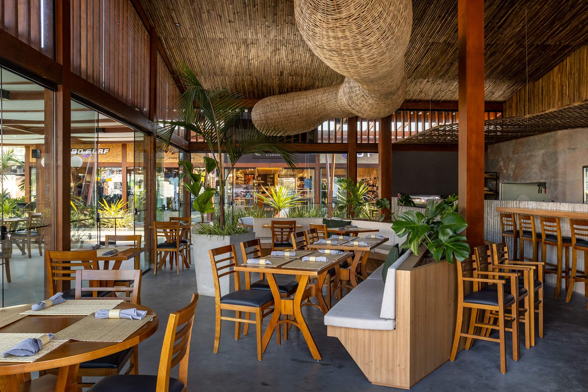 Luisa Restaurante Sushi e Bar / Pitta Arquitetura | ArchDaily Brasil