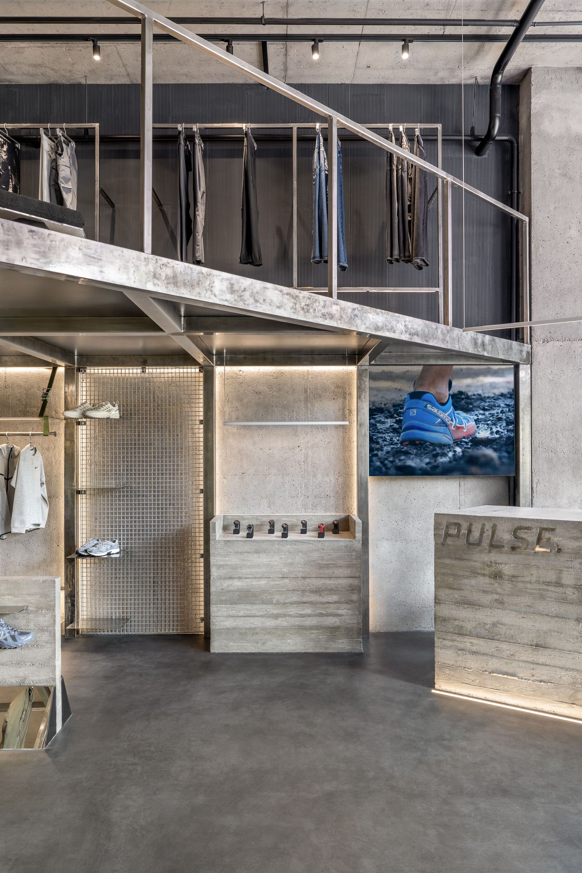 Gallery of Pulse Sportswear Store / Sobchenko Architects - 2