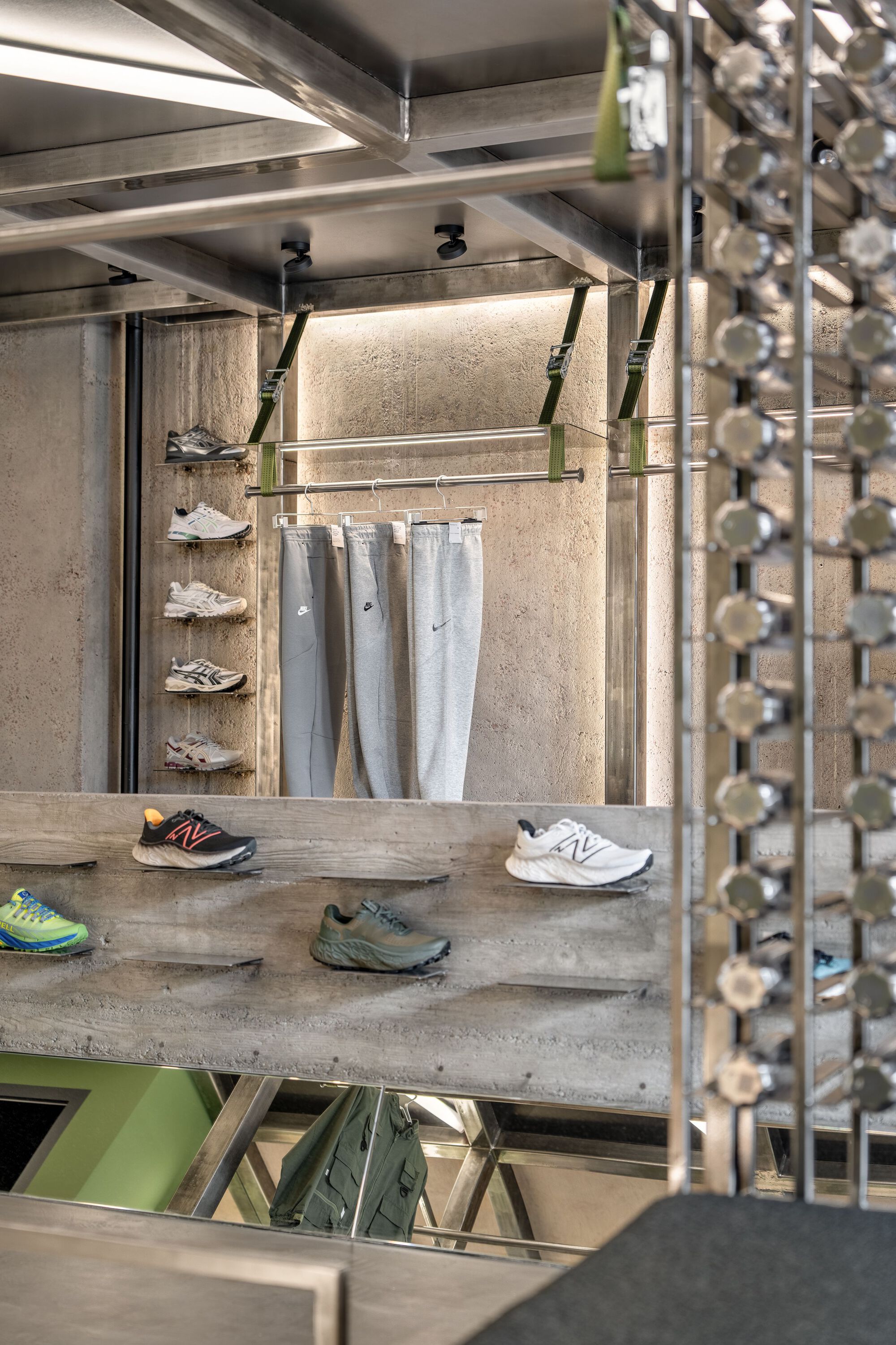 Gallery of Pulse Sportswear Store / Sobchenko Architects - 15