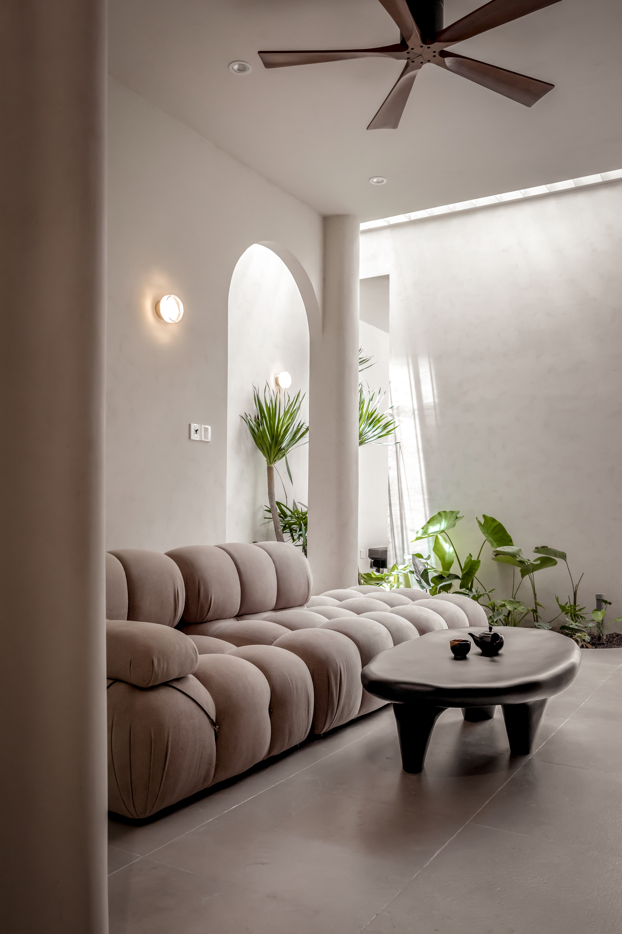 Gallery of Nhà Voi 7 Gardens House / DA VÀNG studio - 12
