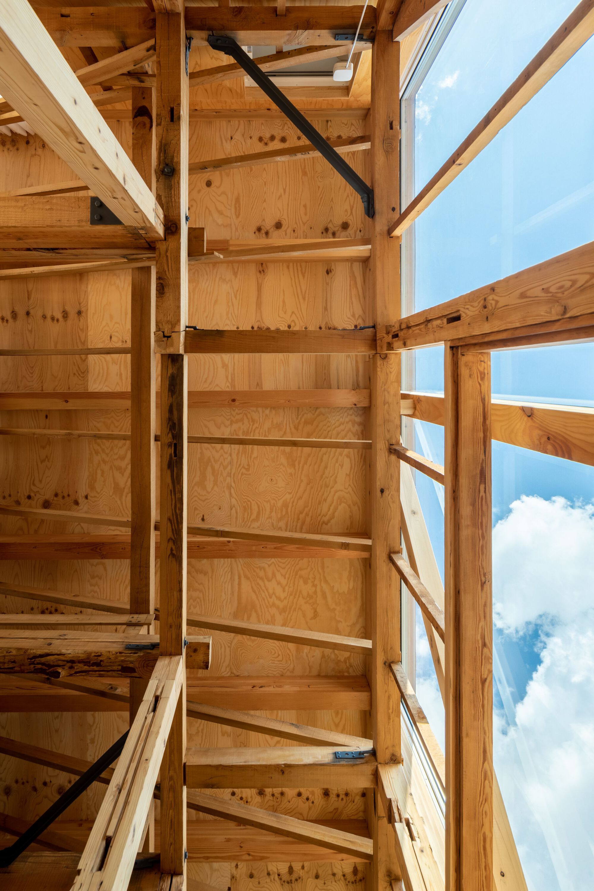 Gallery of Father and Son's House / Unemori Architects - 31