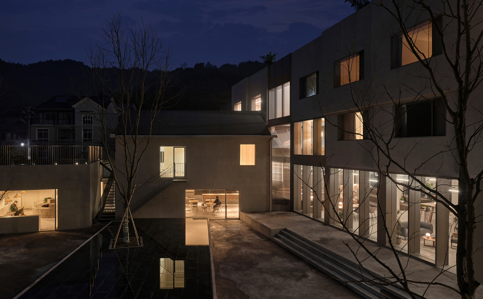 Gallery of Terraced Courtyard / Team BLDG - 8
