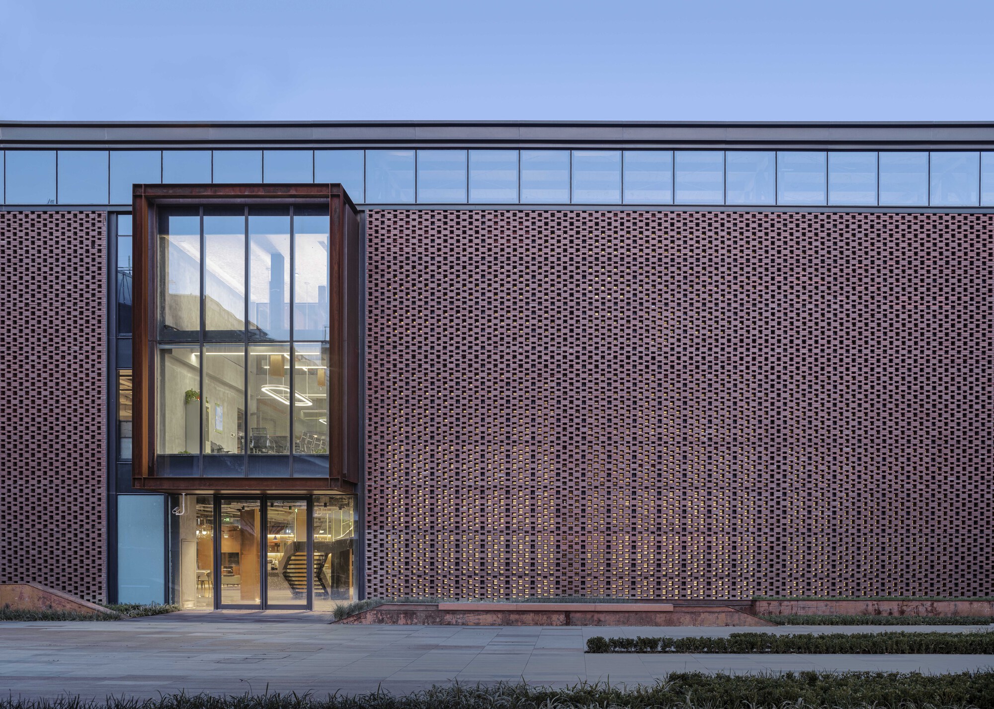 Gallery of Canal Hub 1958 / Shenzhen Huahui Design - 15