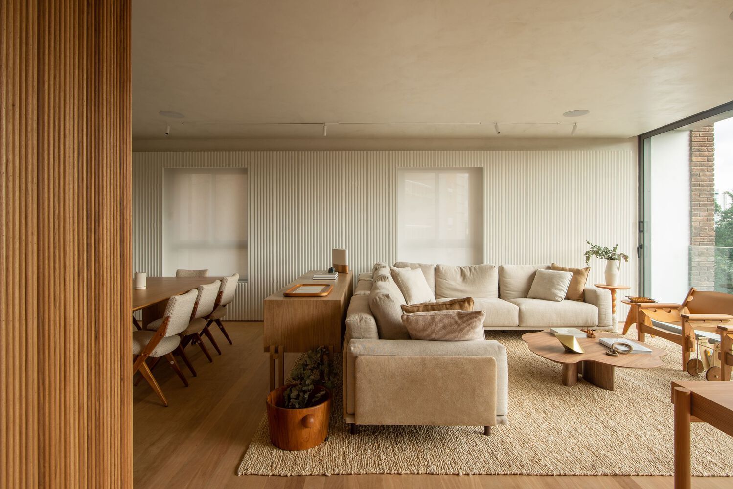 Gallery of Neutrals in Interior Design: 30 Homes with an Understated ...