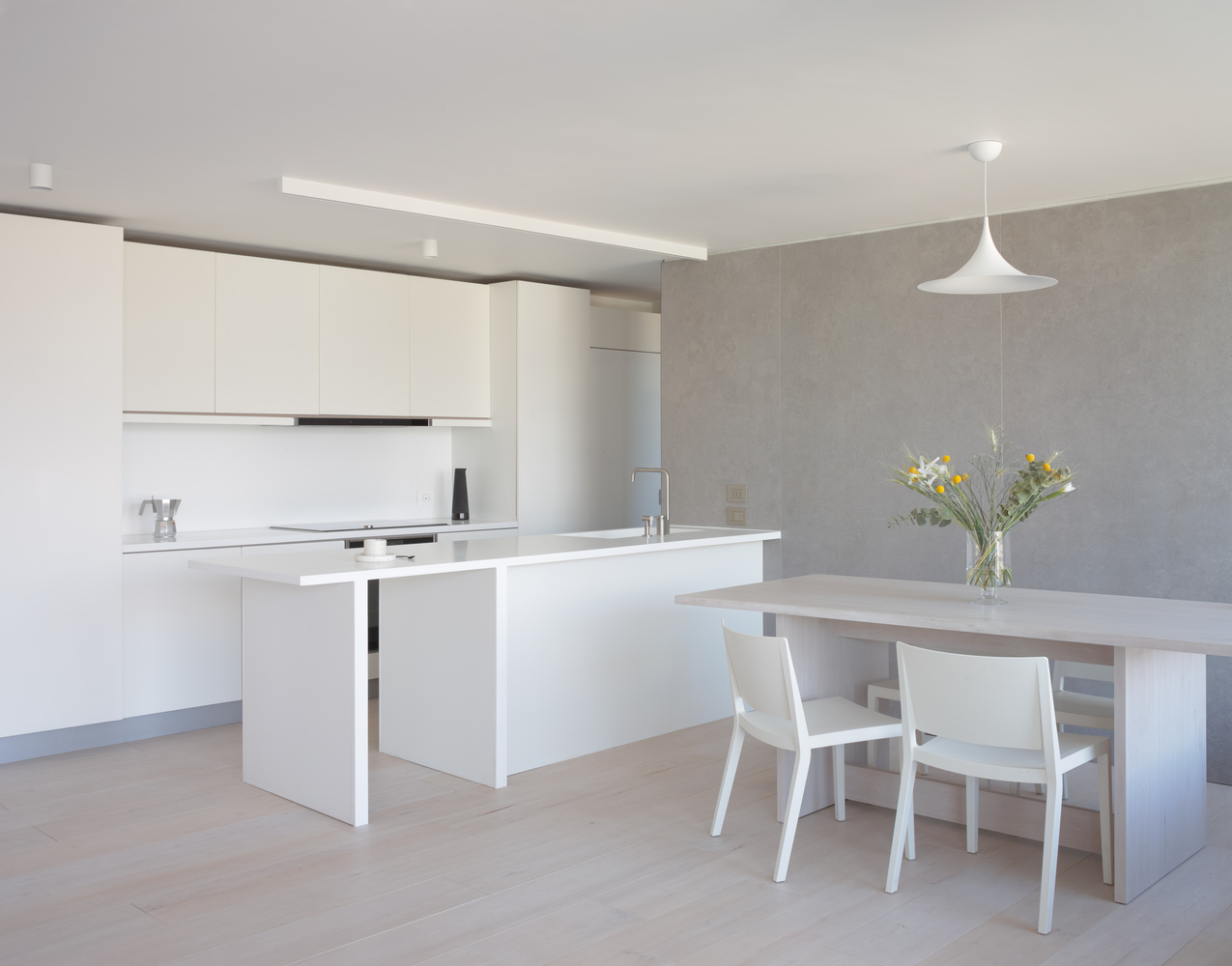 Gallery of Neutrals in Interior Design: 30 Homes with an Understated ...