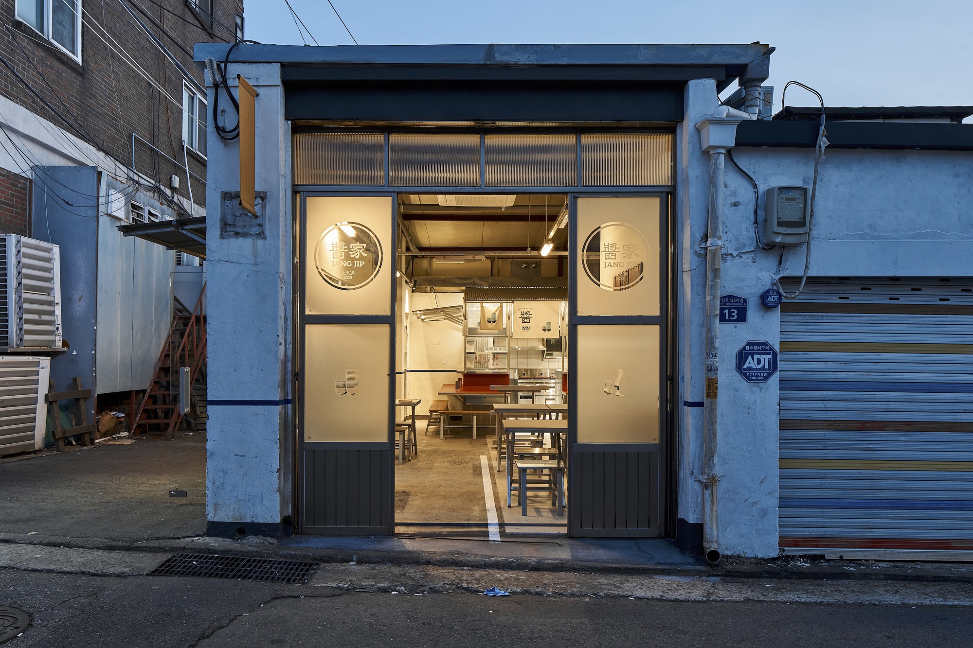 Gallery of zang-zip Korean Indoor Street Bar / omo-studio - 21