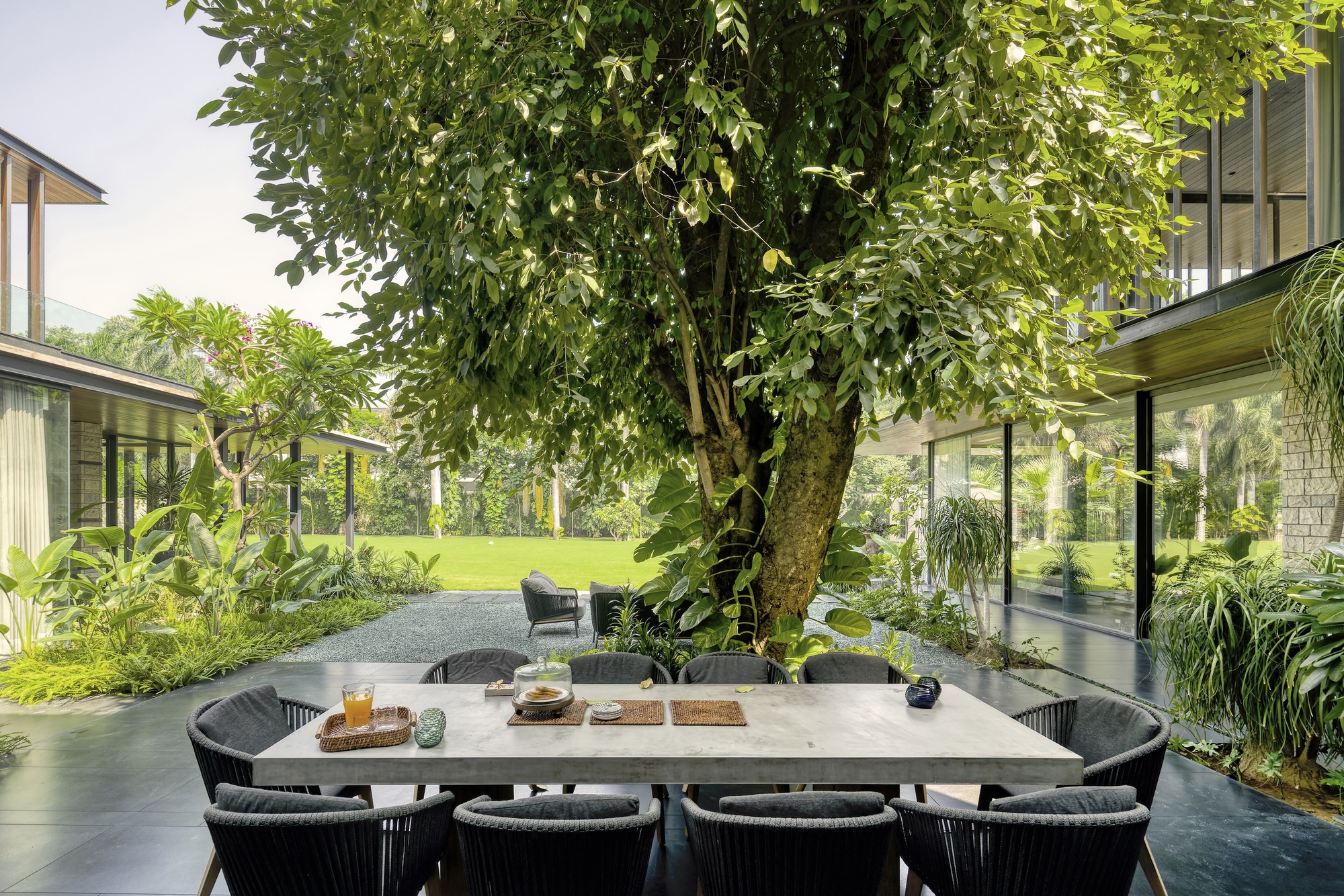 Gallery of Portico House / DADA Partners - 15