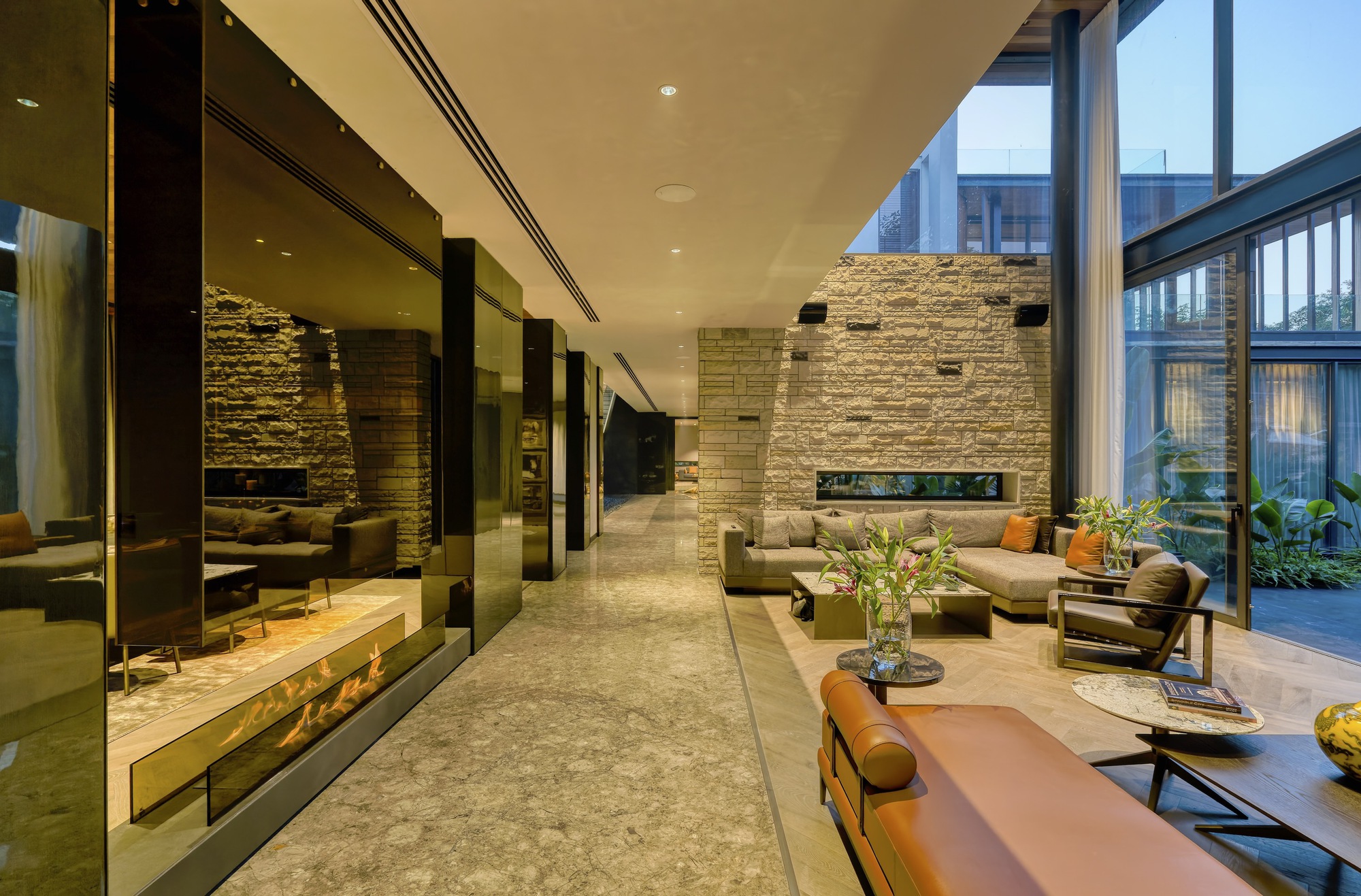Gallery of Portico House / DADA Partners - 14