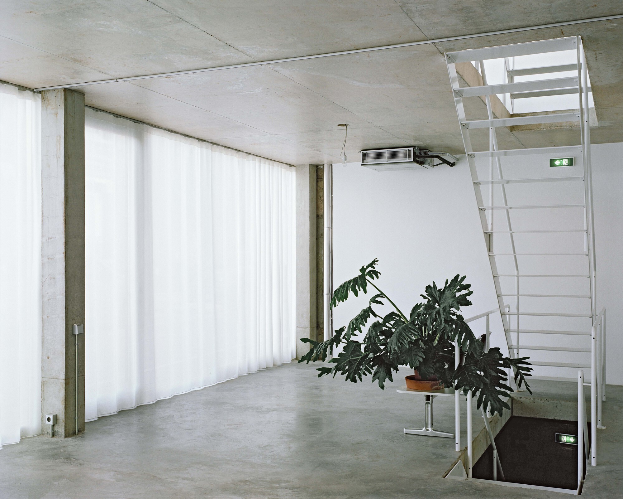 LALR Building / PHD Architectes | ArchDaily