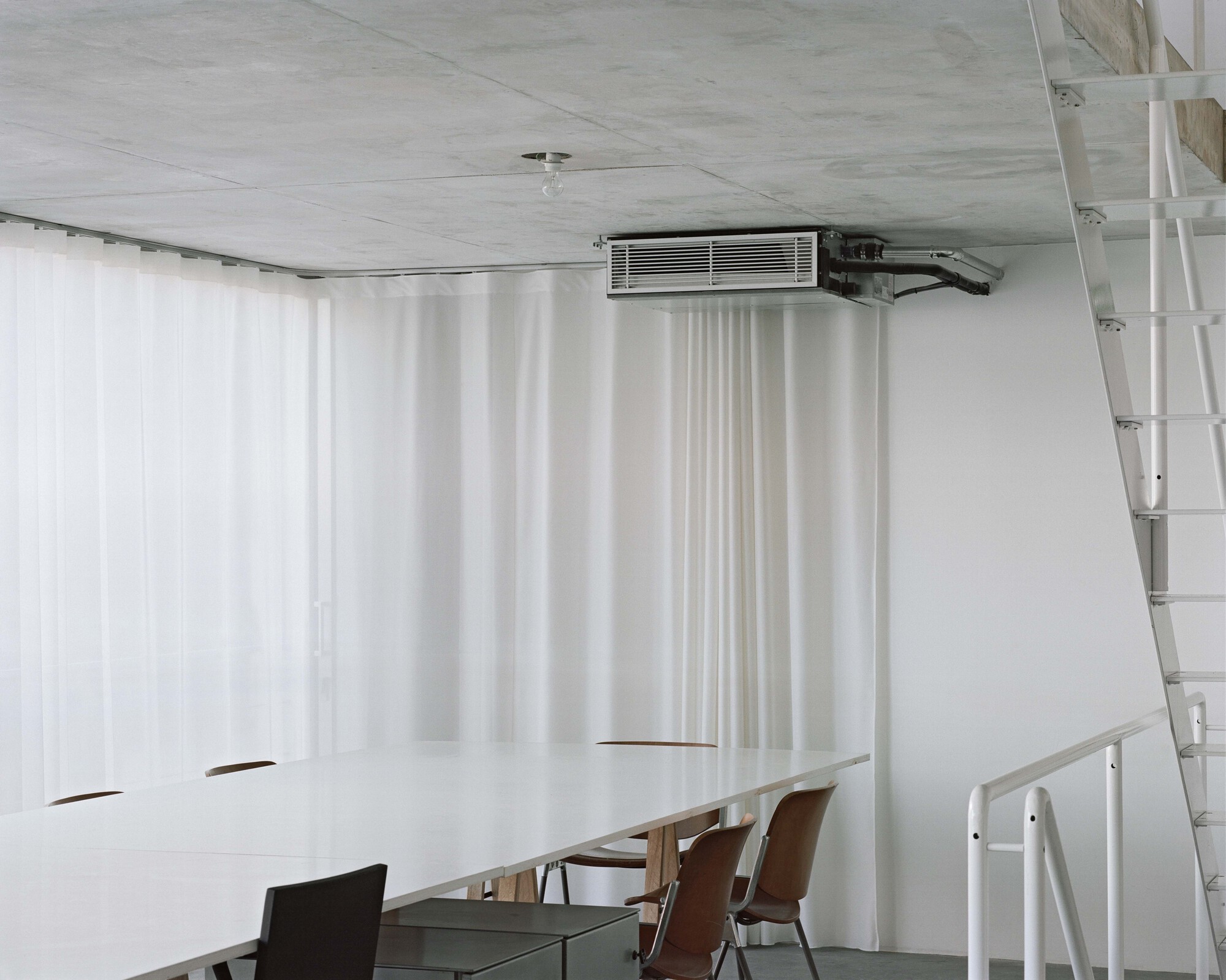 Gallery of LALR Building / PHD Architectes - 13