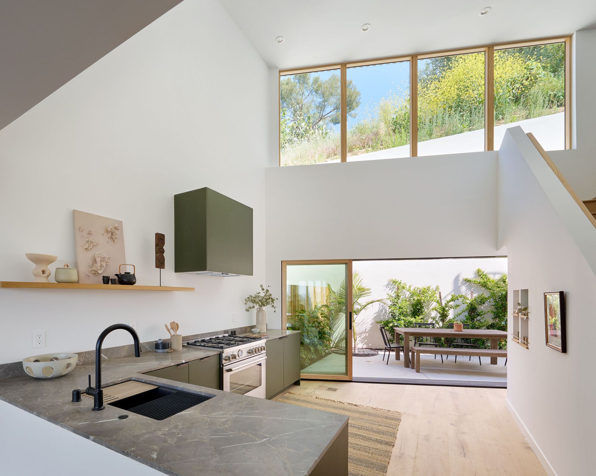 Gallery of 33 Open Homes With Multiple Stories Across a Vertical Open ...