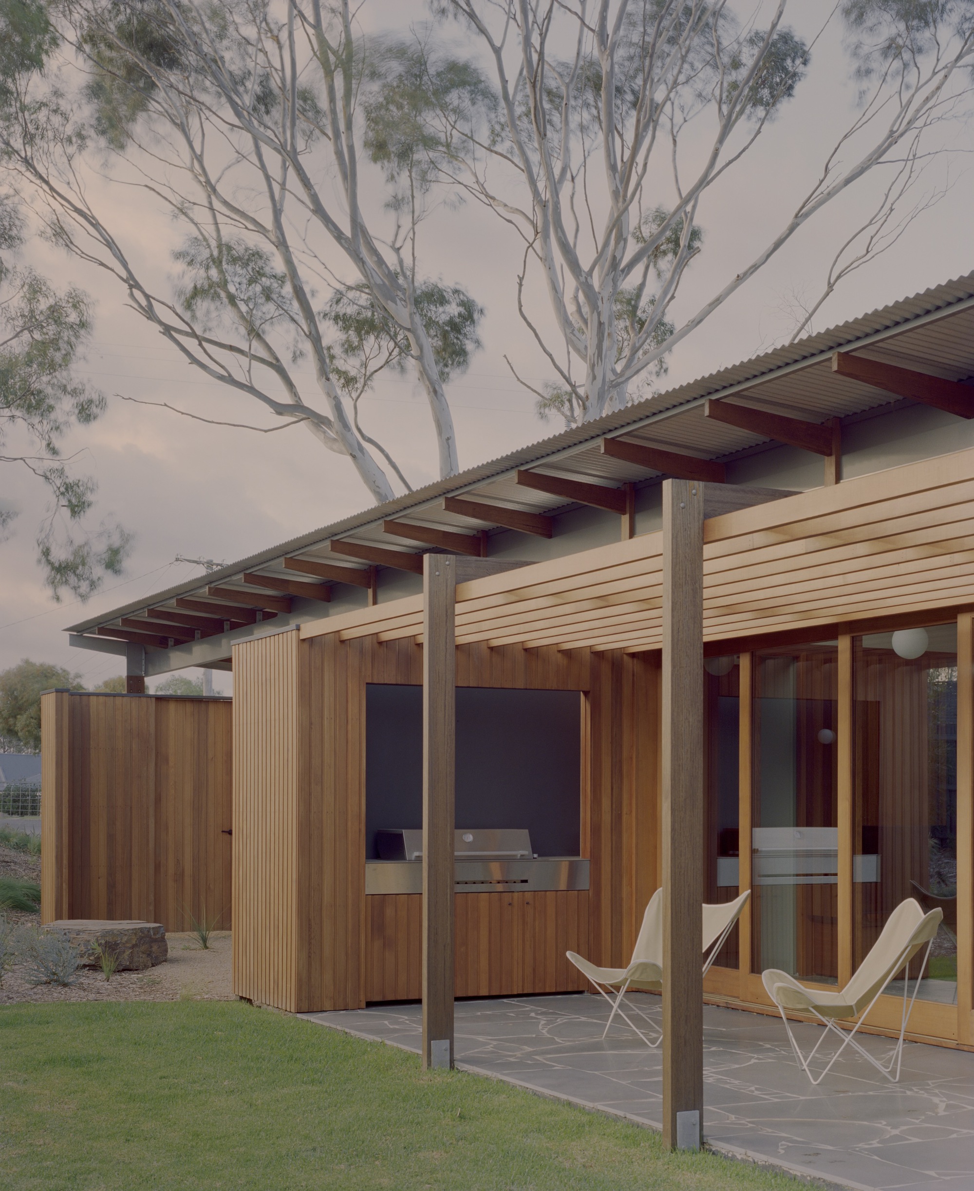 Gallery of Stumpy Gully House / markowitzdesign + Stavrias Architecture - 8