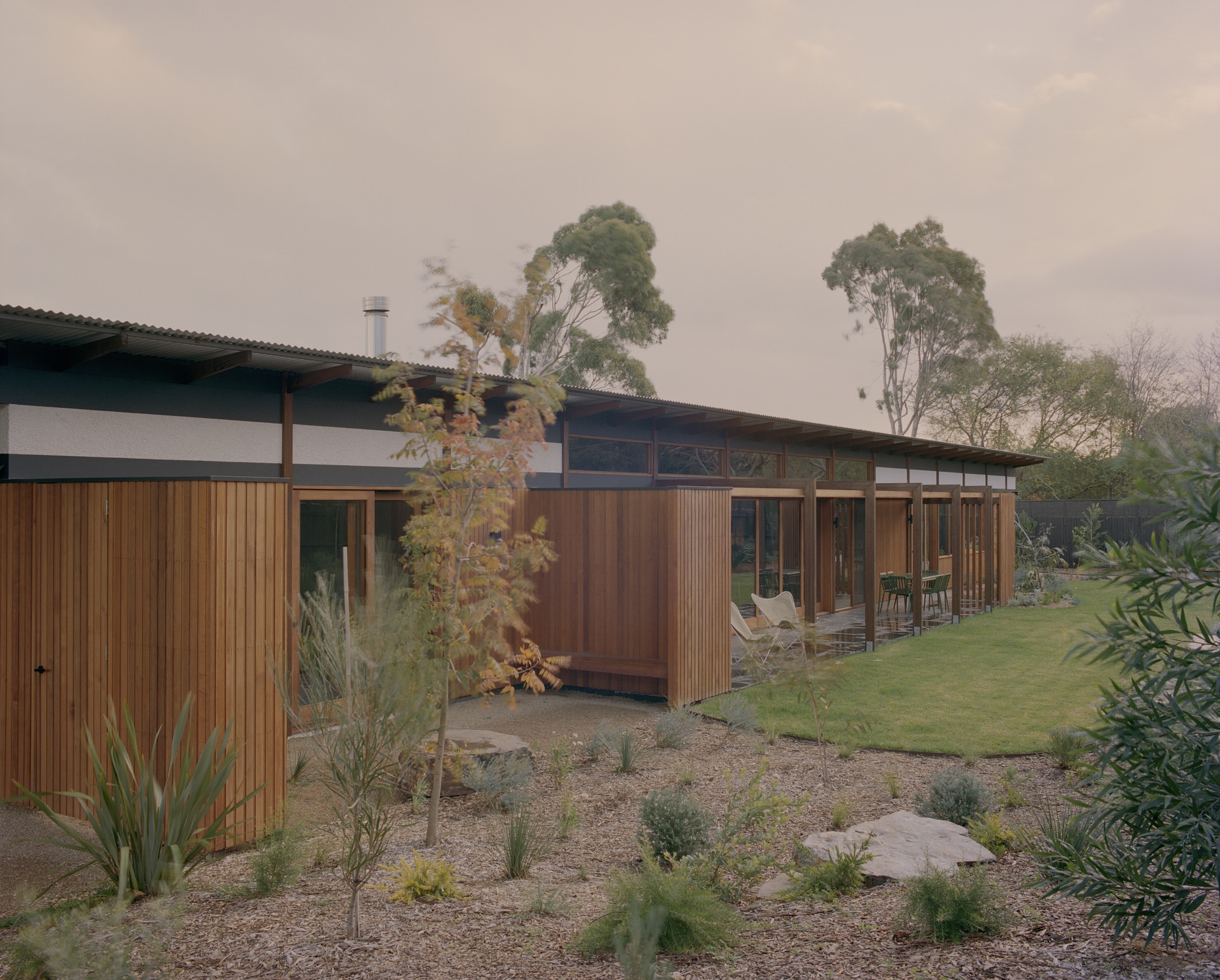 Gallery of Stumpy Gully House / markowitzdesign + Stavrias Architecture - 7