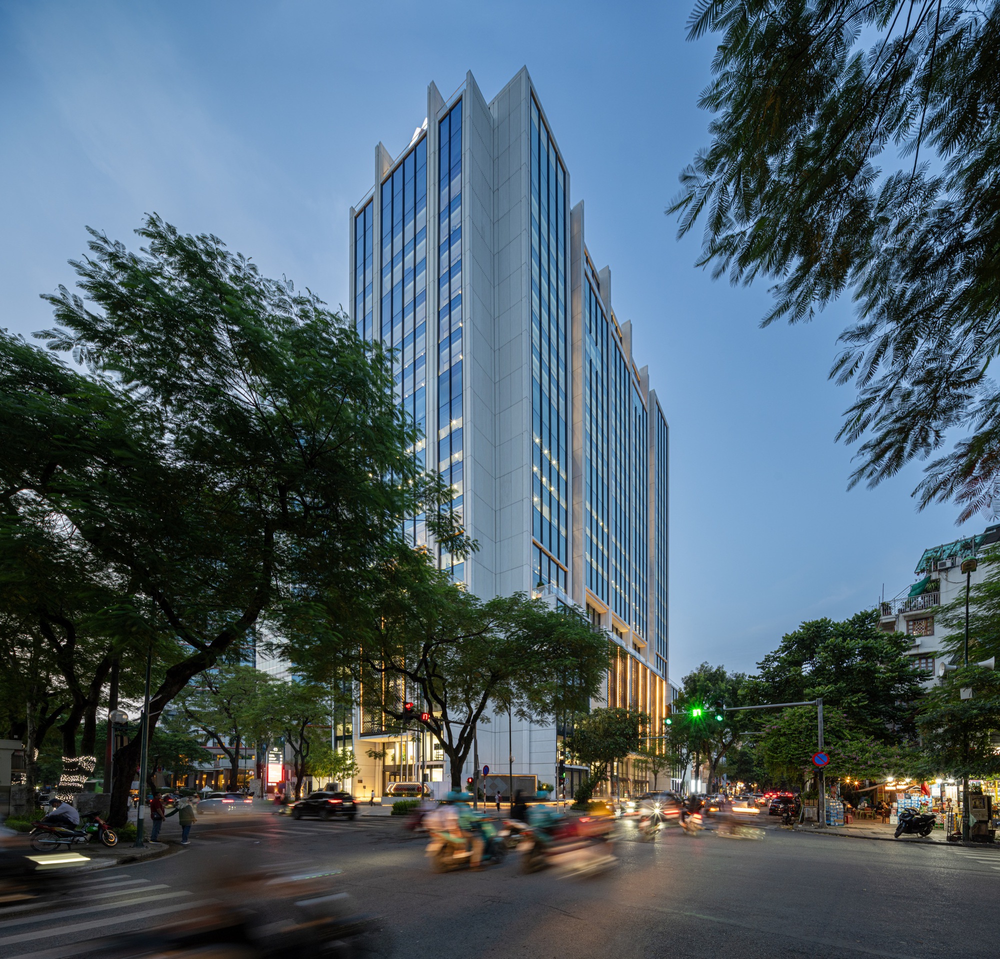 Techcombank Headquarters Hanoi / Foster + Partners | ArchDaily