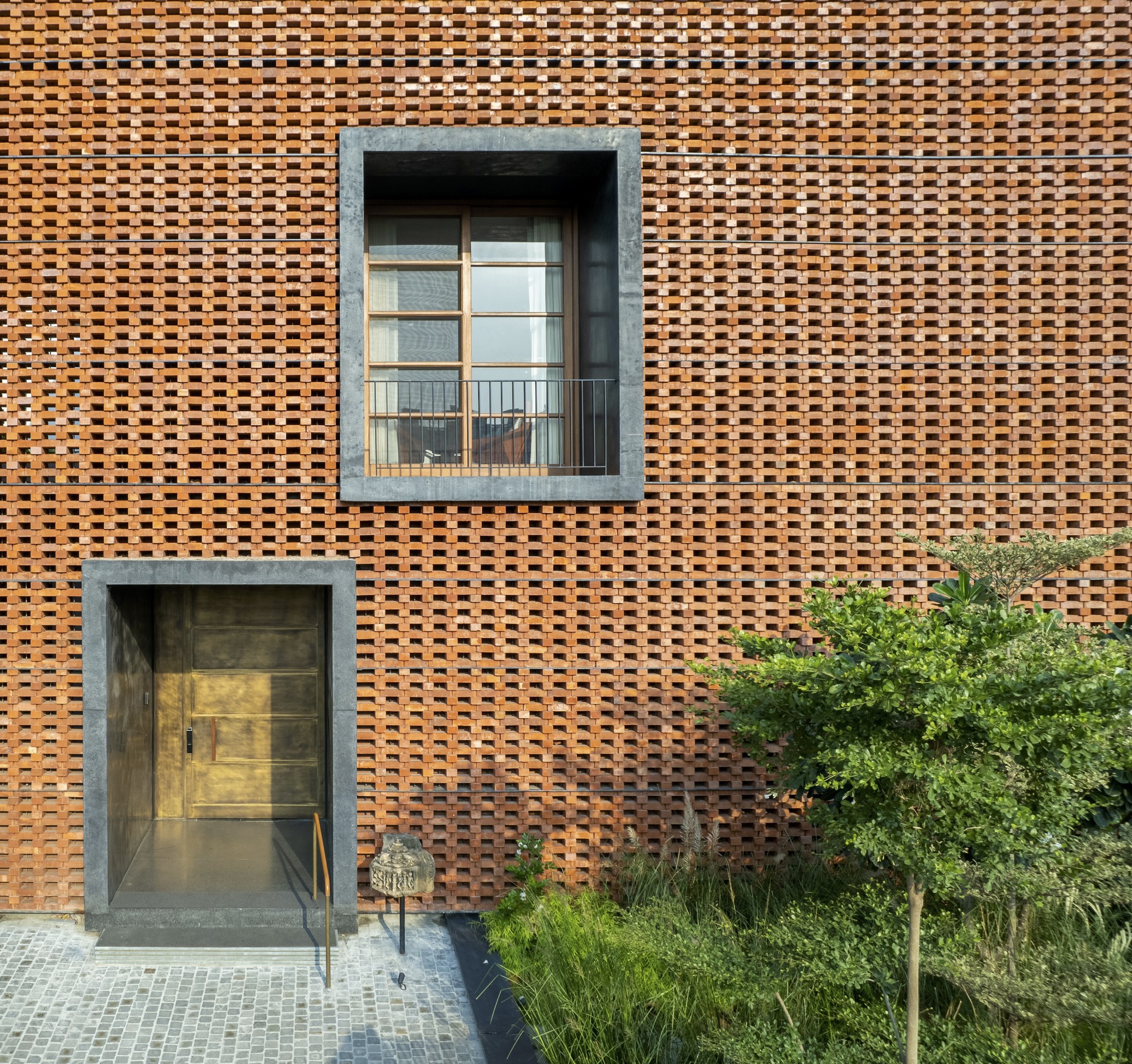 Gallery of Ishtika House / SPASM Design Architects - 6