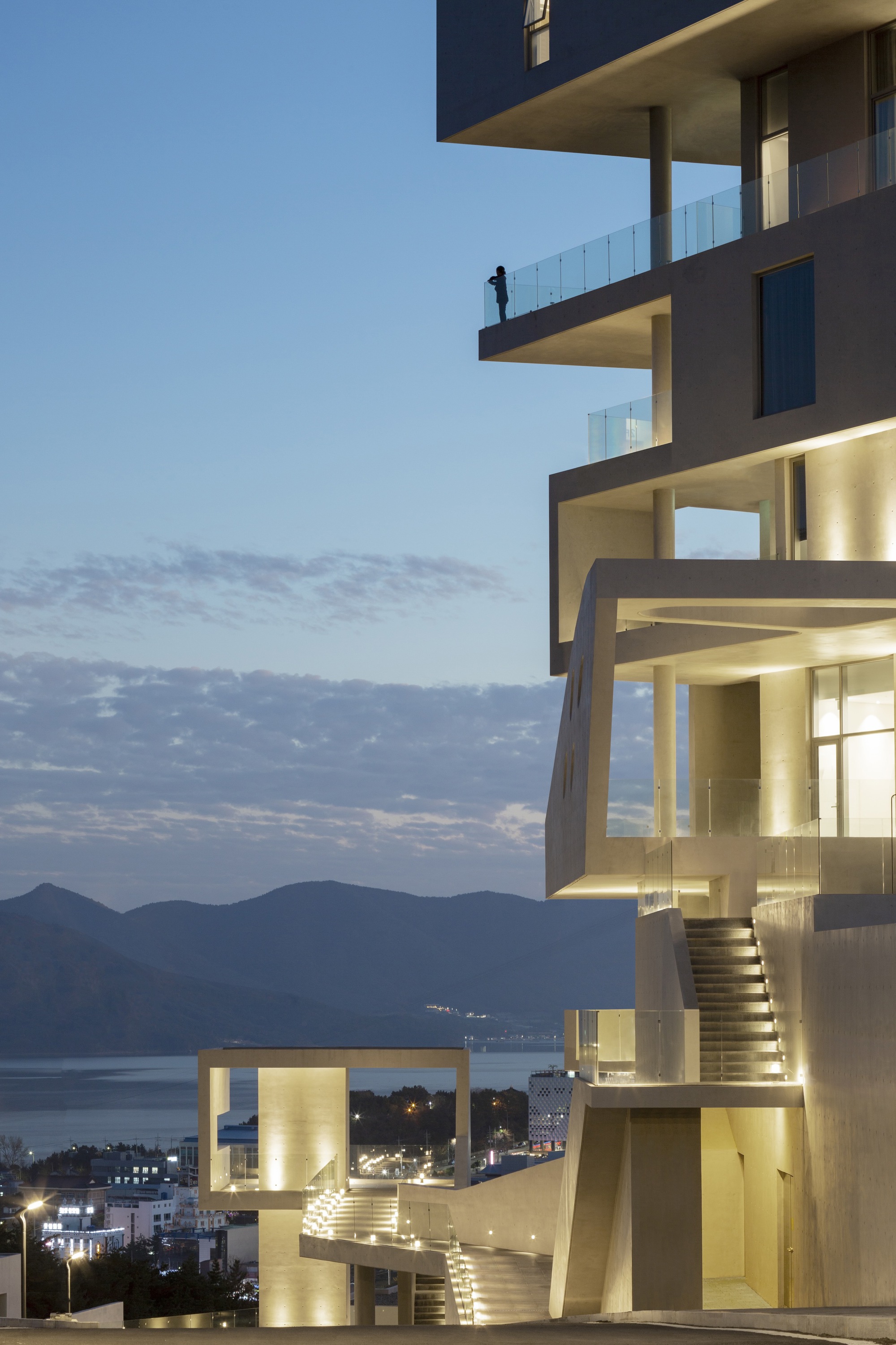 Gallery of Fort Port / Heesoo Kwak and IDMM Architects - 8