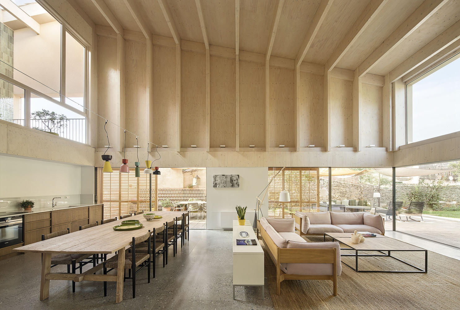 Gallery of How to Make the Most of Double-Height Ceilings in ...