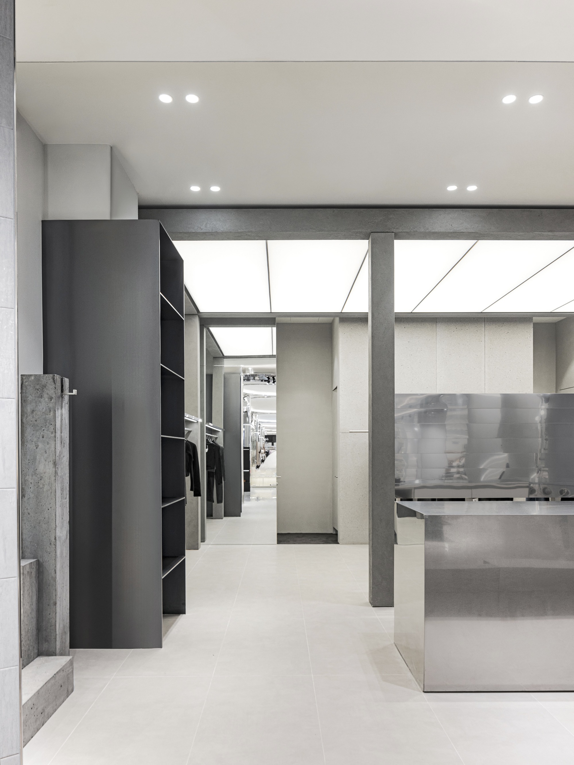 Gallery of diagonal Store / oftn studio - 6