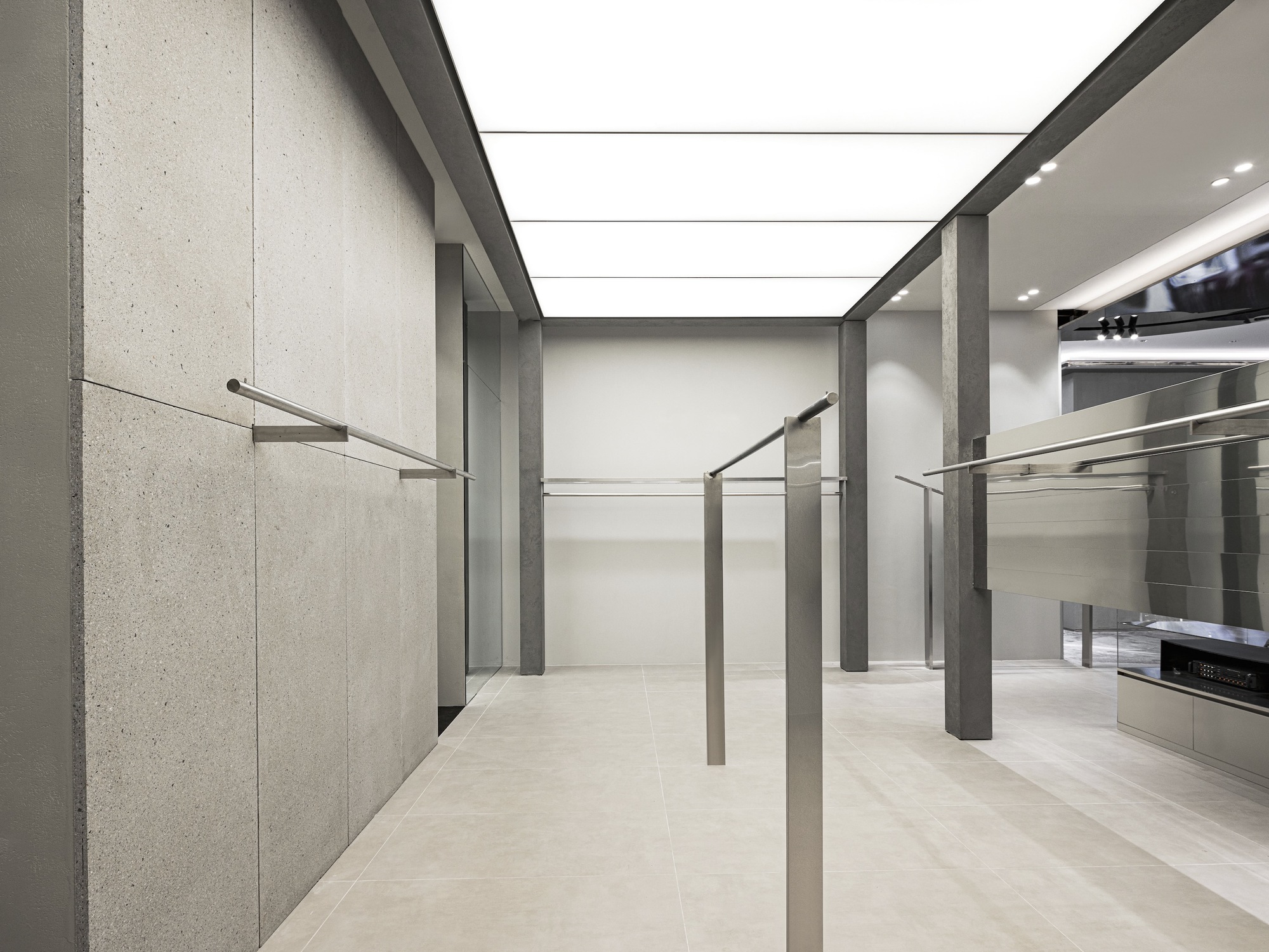 Gallery of diagonal Store / oftn studio - 15