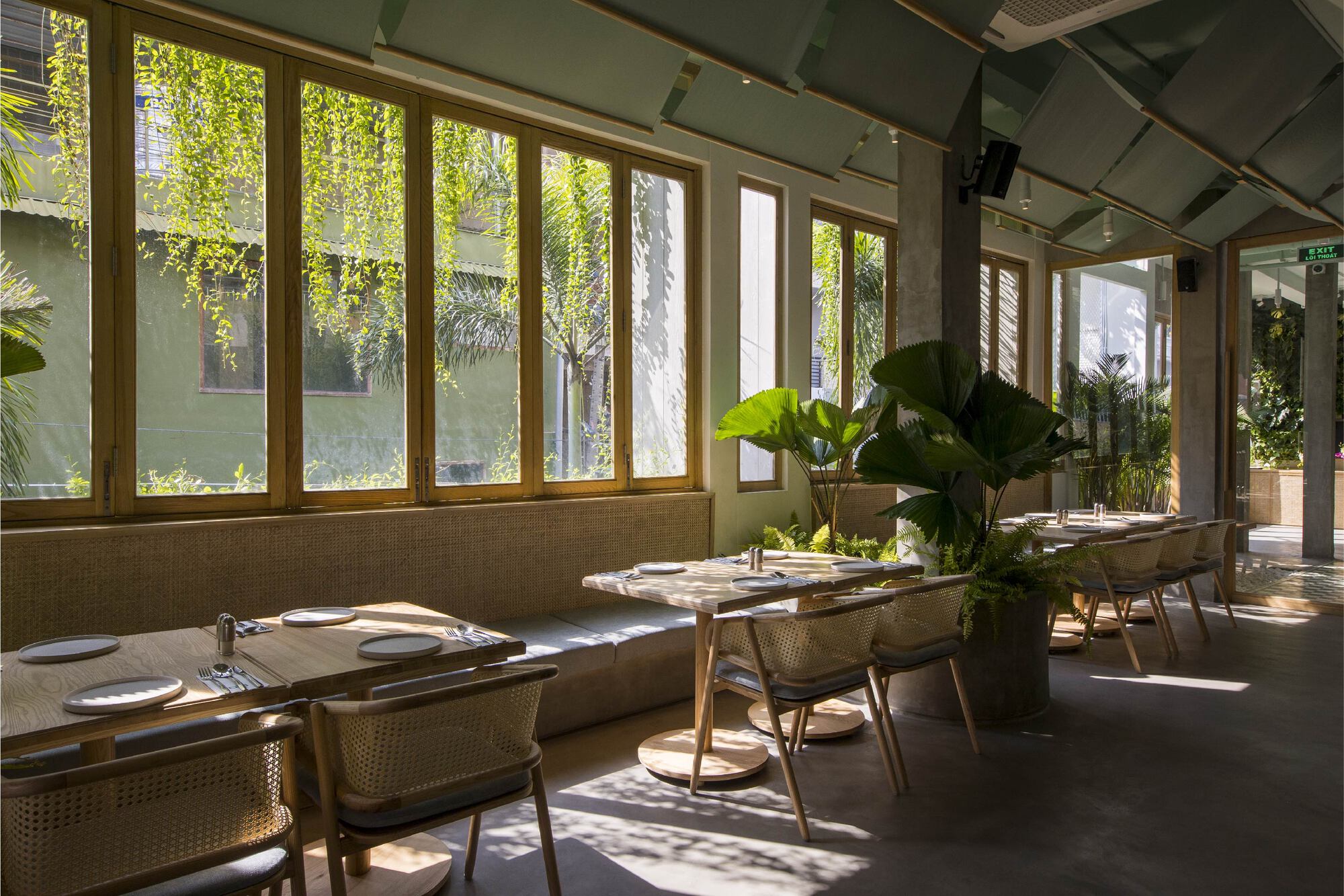 Gallery of Ola Hale Restaurant & Bar / CHIO Architects + Baris Arch | DX - 3