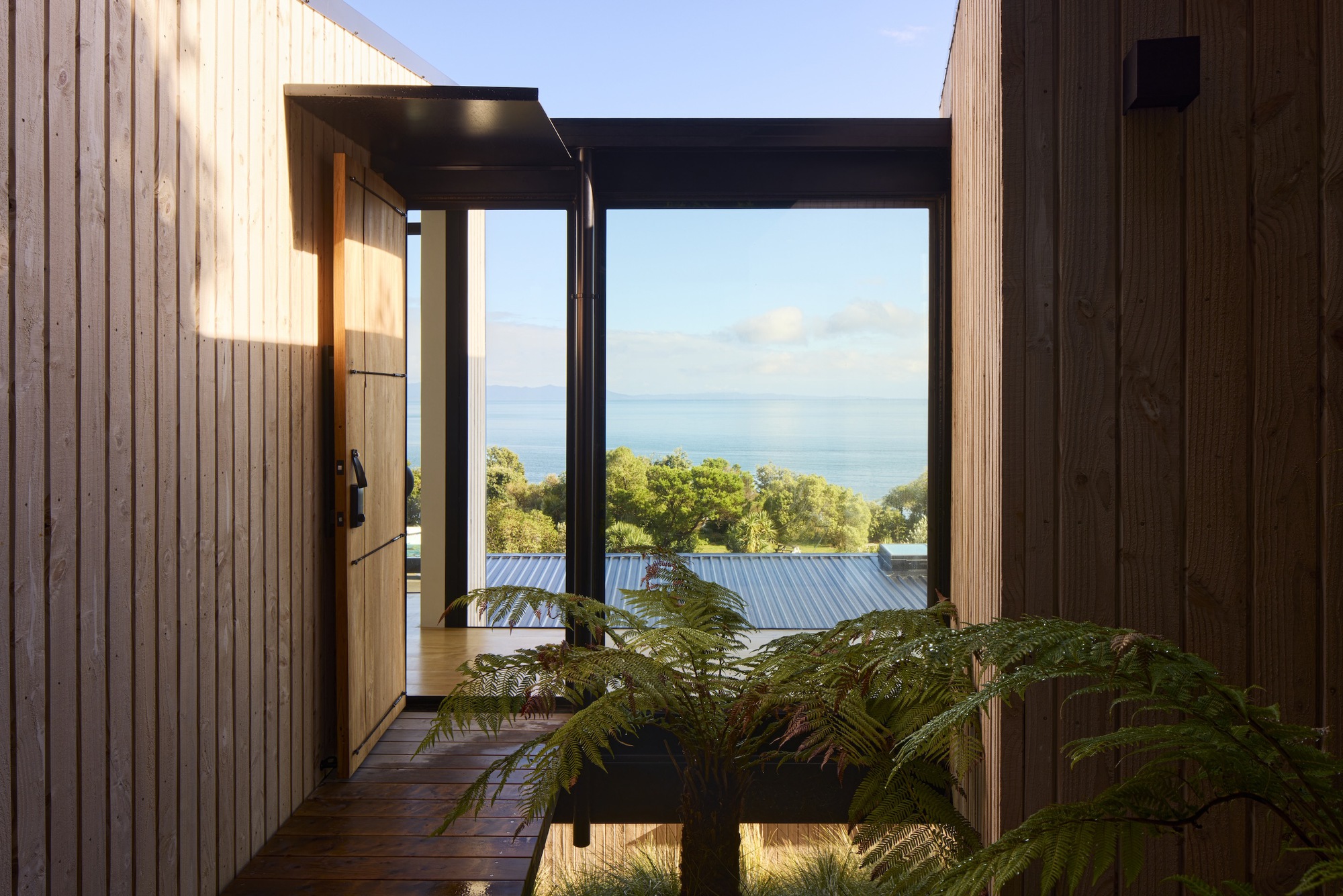 Gallery of Ligar Bay Bach House / Young Architects - 7