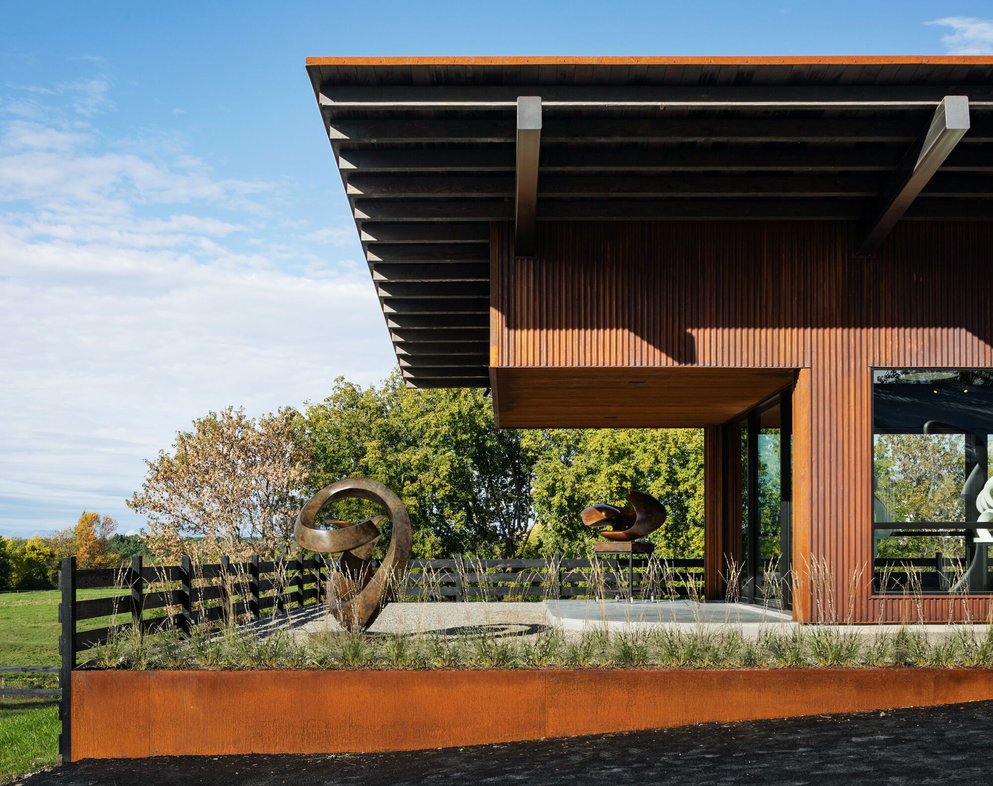 Gallery of Annex Studio & Gallery / Birdseye - 11