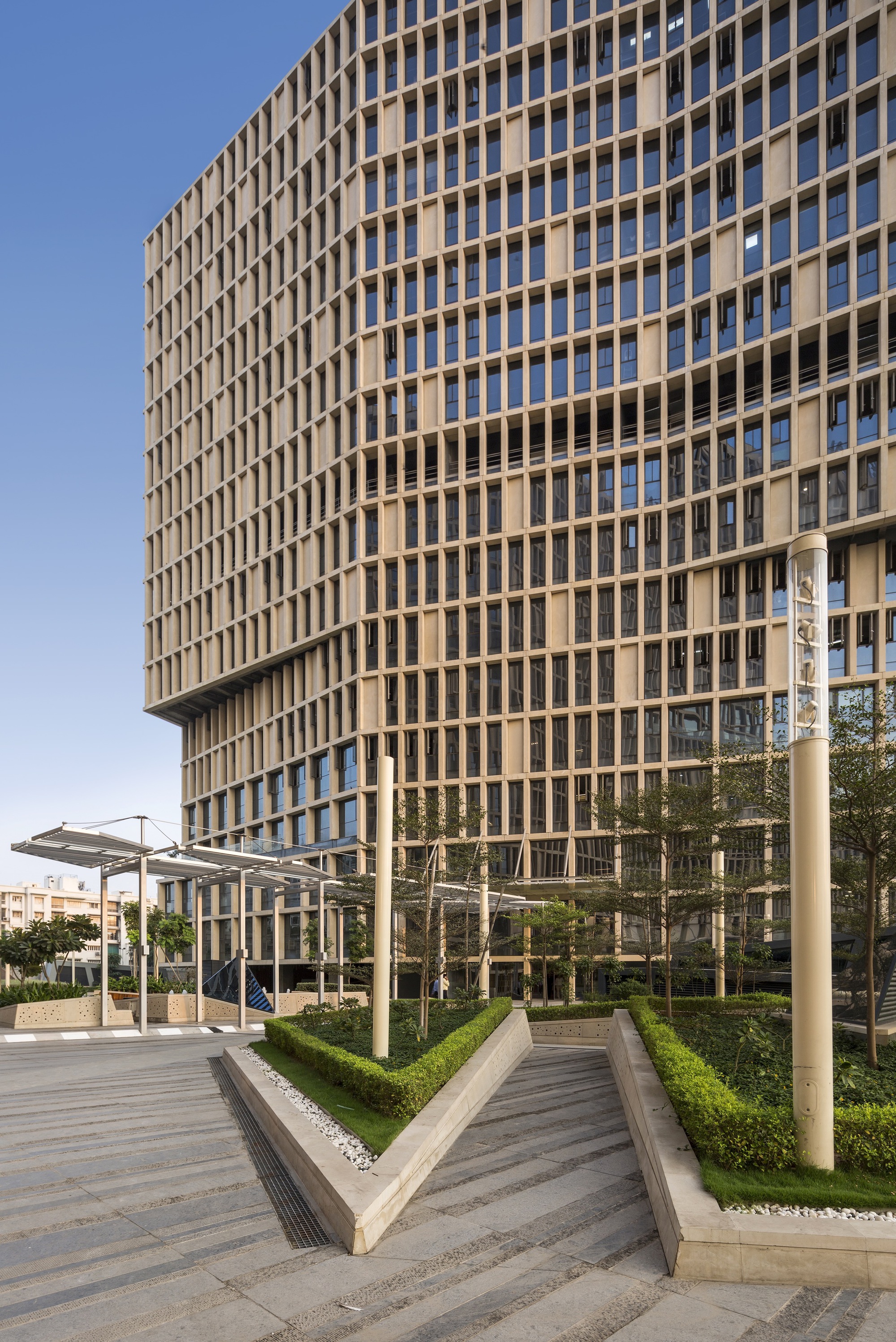 Gallery of Mondeal Heights Office and Commercial Building / Blocher ...