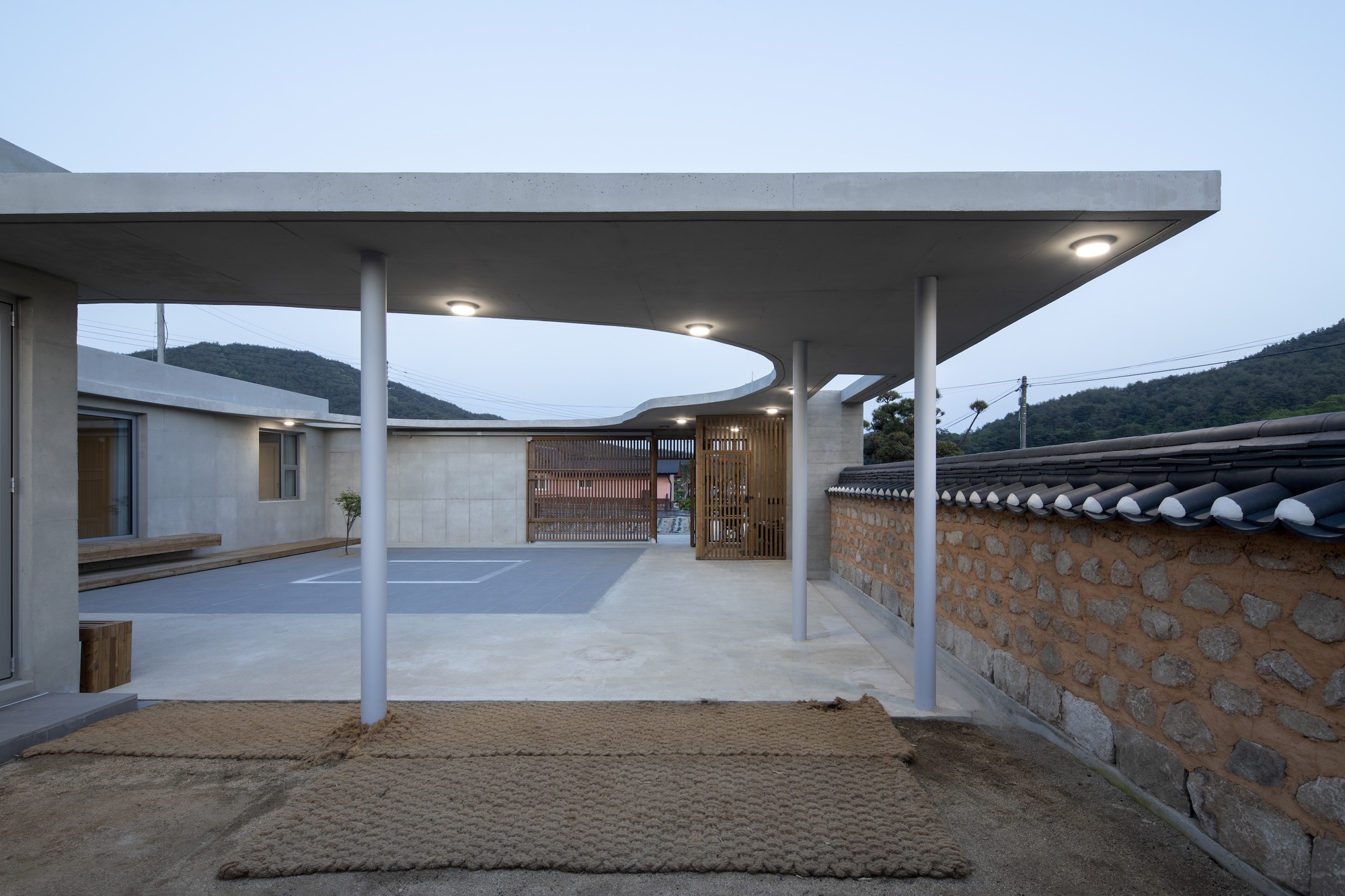 Gallery of Onhyeri Jung Youngja House / Narrative Architects - 2