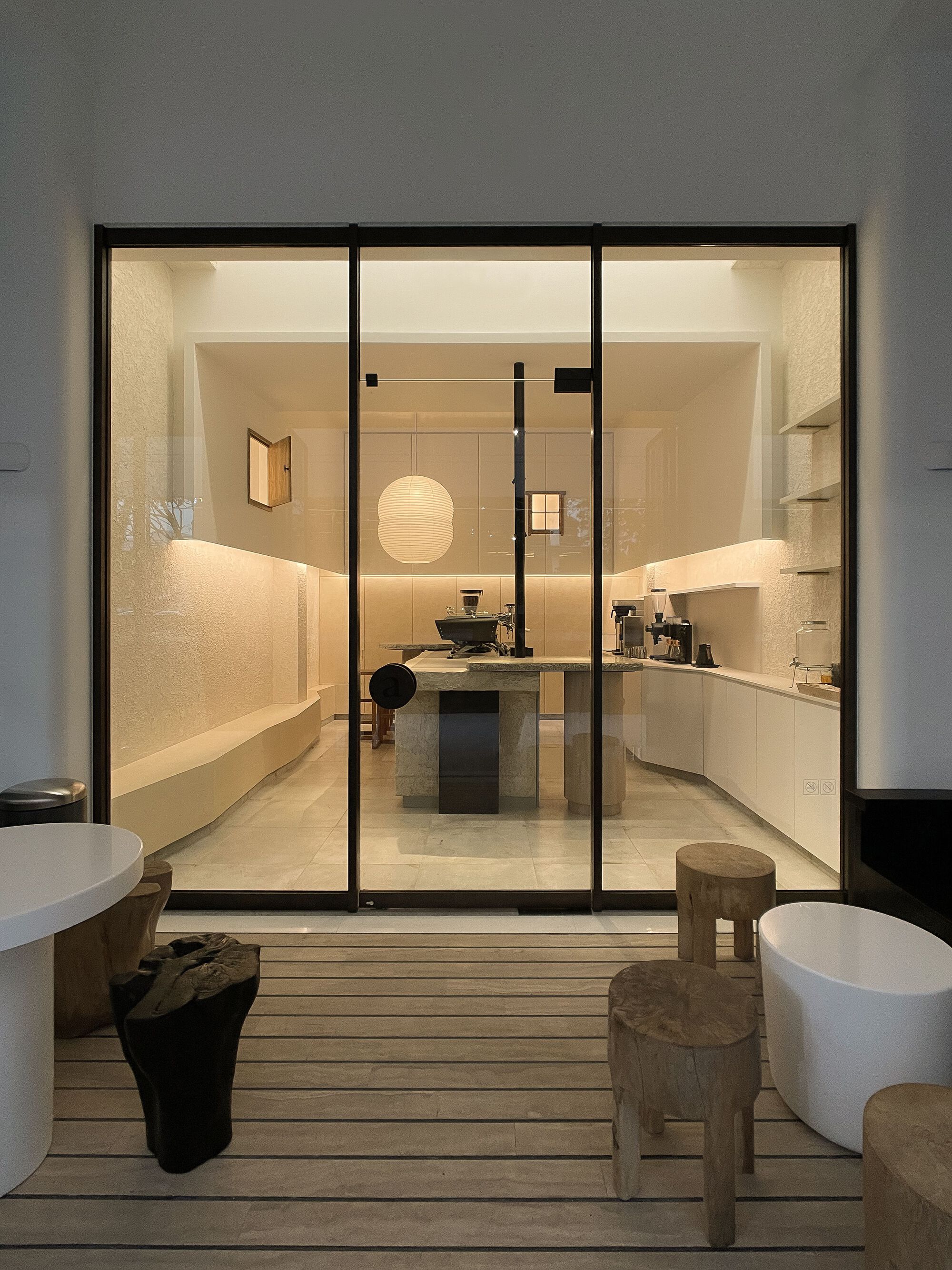 Gallery of Anagram Coffee / Tristan & Ju - 2