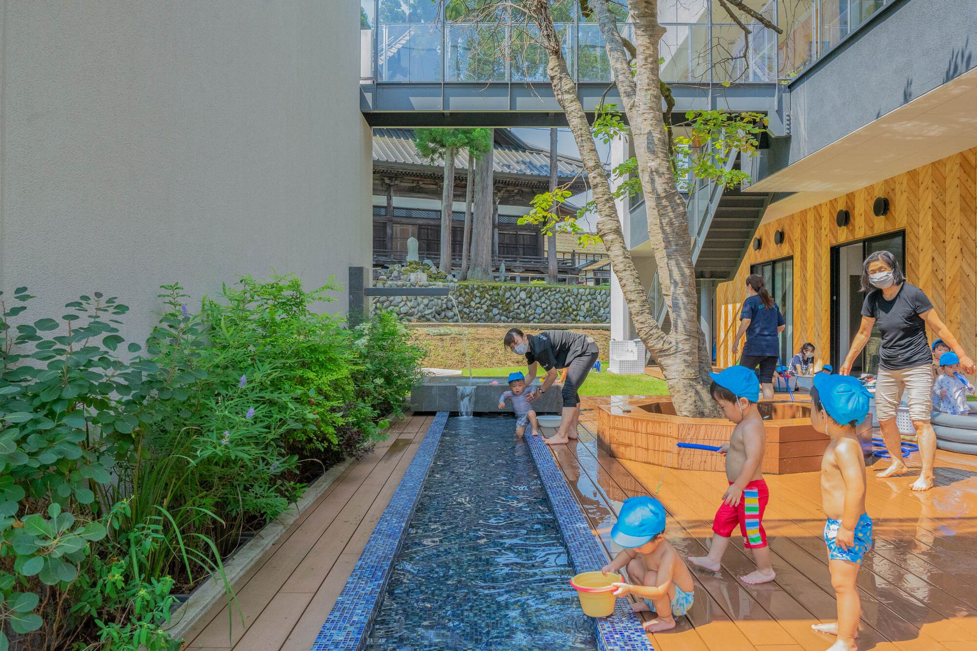 Galería de Jardín infantil y guardería ATG / HIBINOSEKKEI + Youji no ...