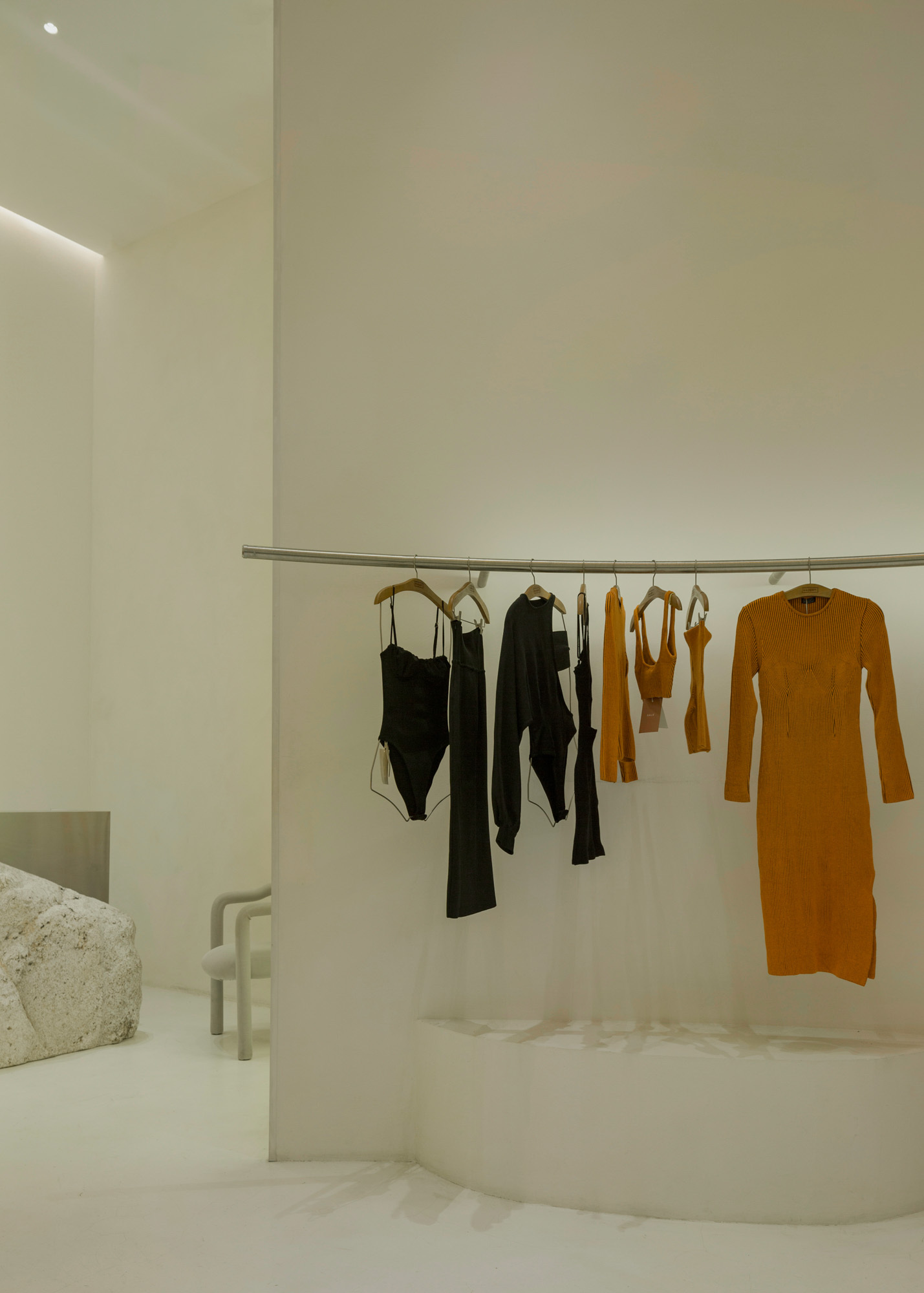 Galeria de Loja Haight Clothing Cidade Jardim / AR Arquitetos + Helena ...