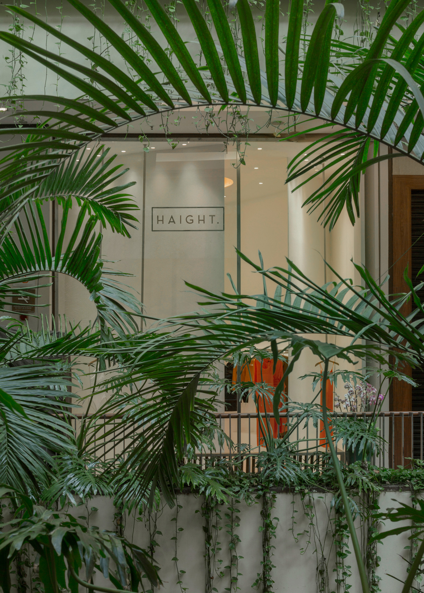 Galeria de Loja Haight Clothing Cidade Jardim / AR Arquitetos + Helena ...