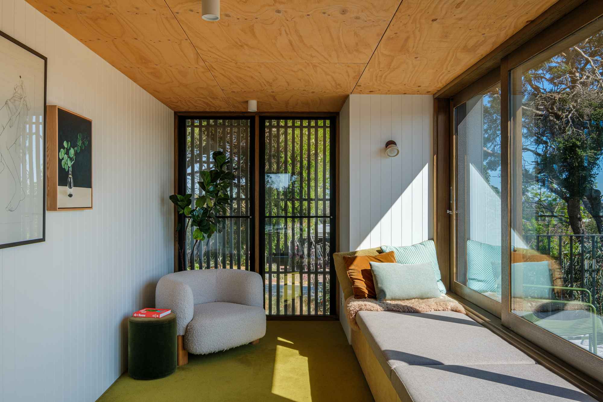 Gallery of Upcycled House / Freehand Projects - 15