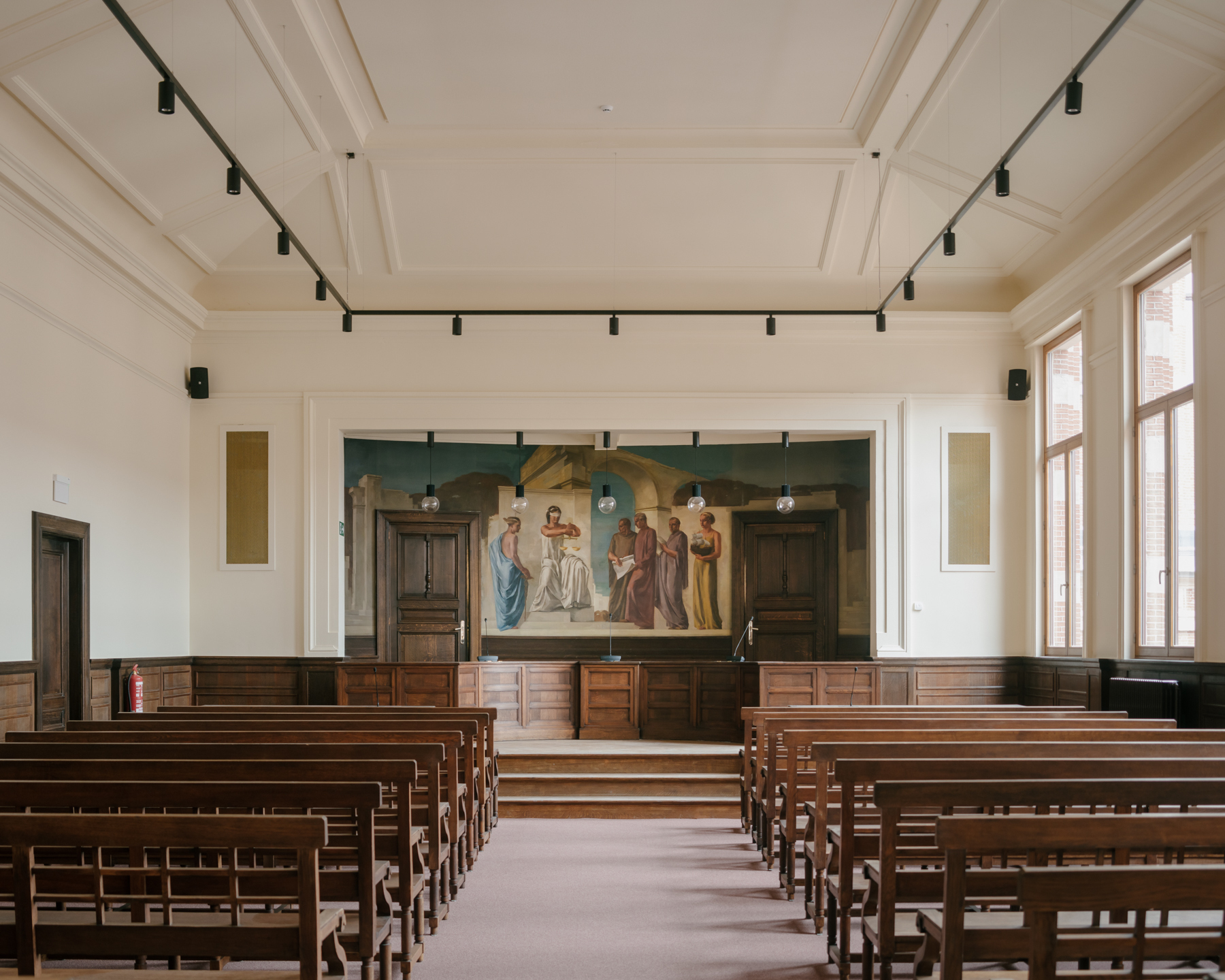 Gallery of What is a Vomitorium? 25 Modern Examples of Efficient ...