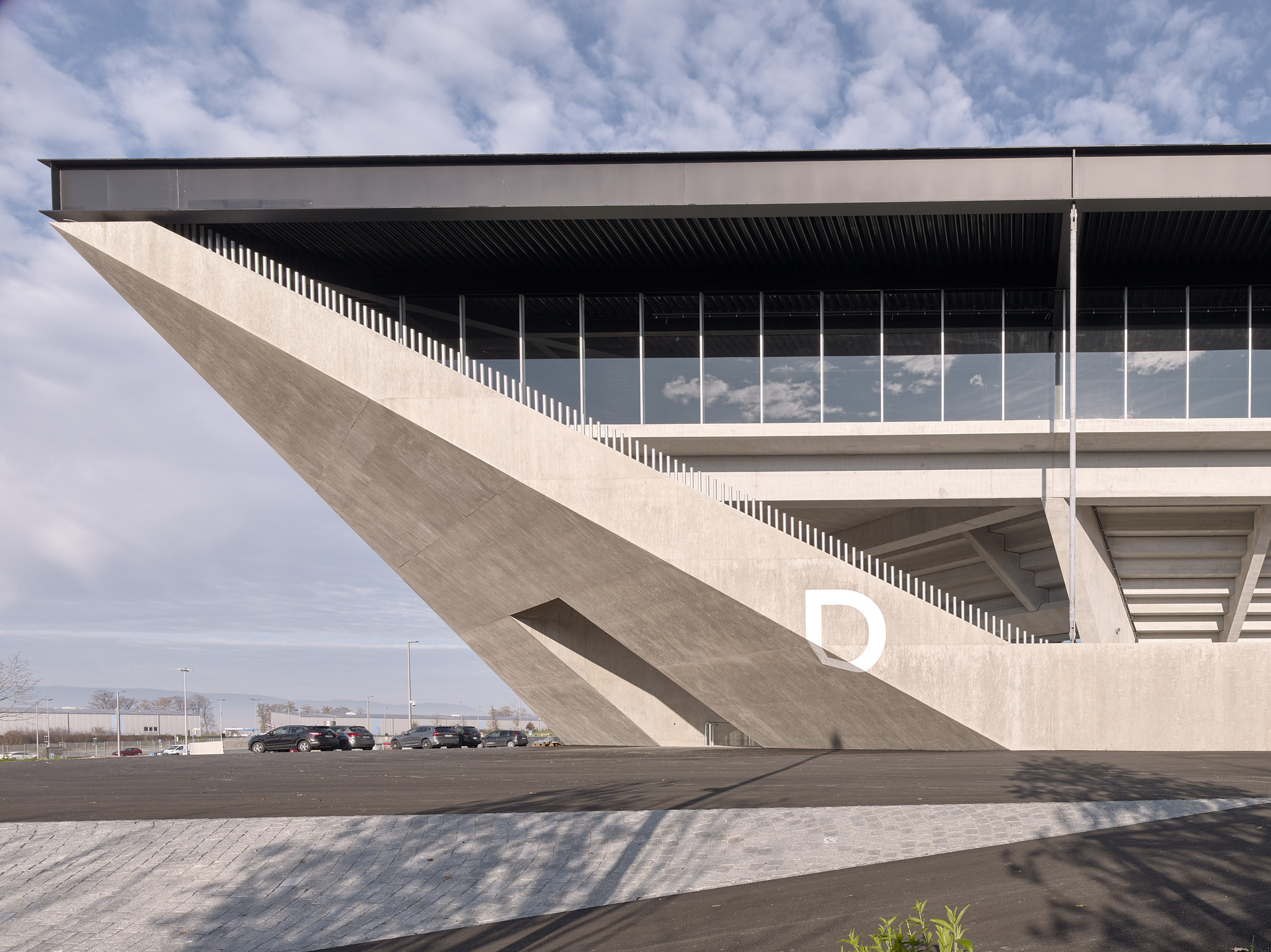 Gallery of What is a Vomitorium? 25 Modern Examples of Efficient ...