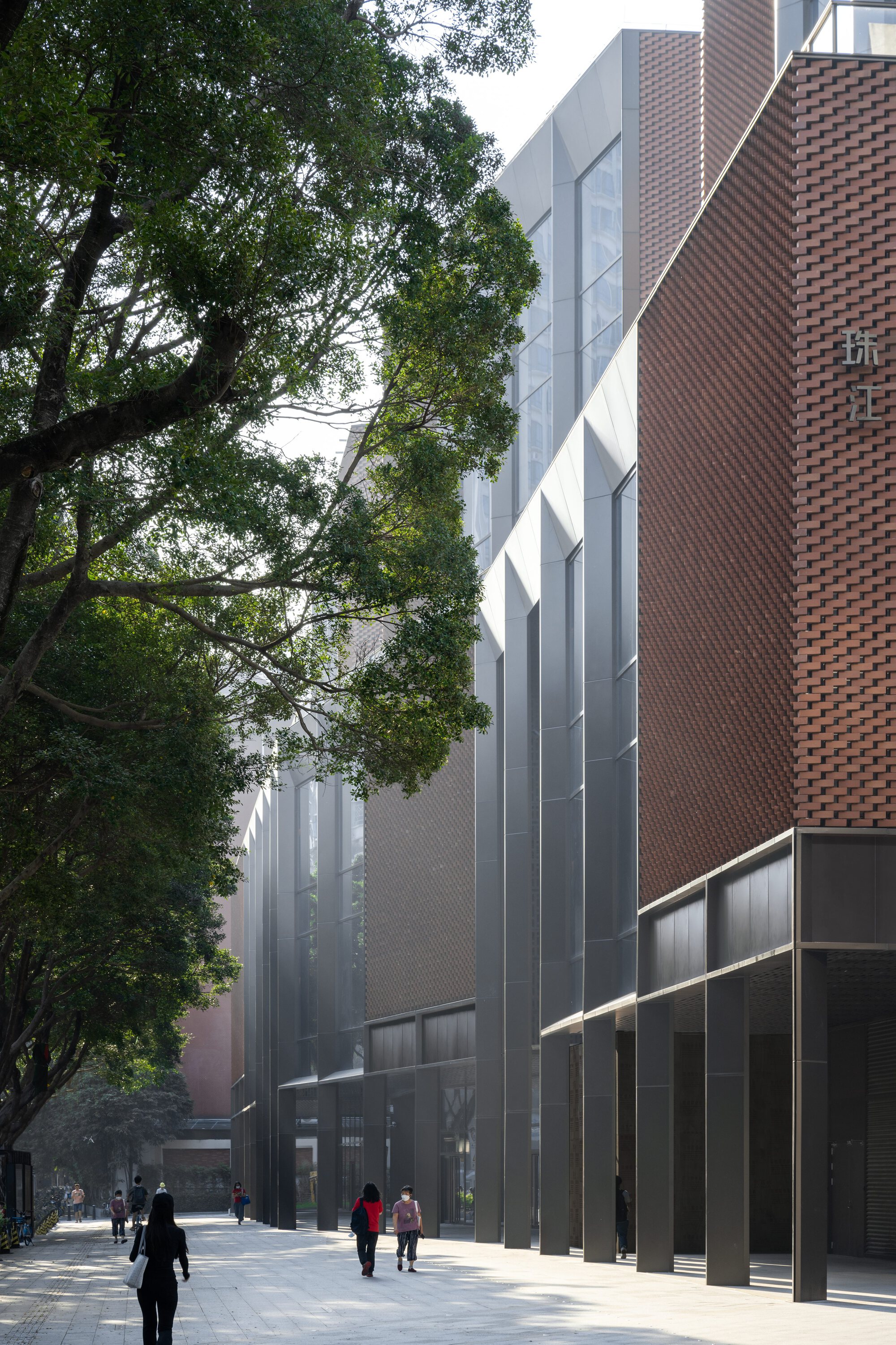 Gallery of City Within the City Commercial Building / gmp Architects - 10