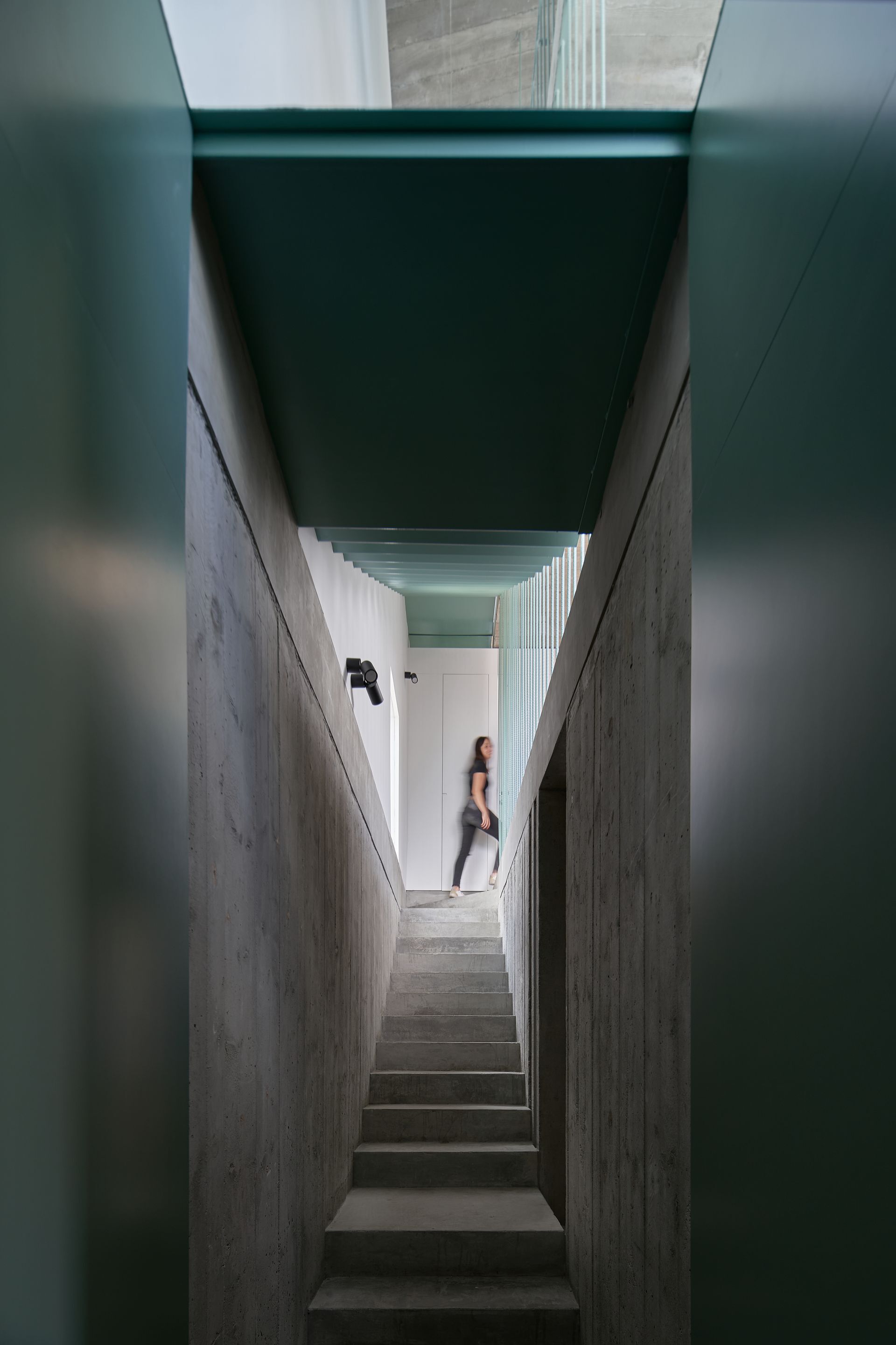 Gallery of T House / XStudio - 20