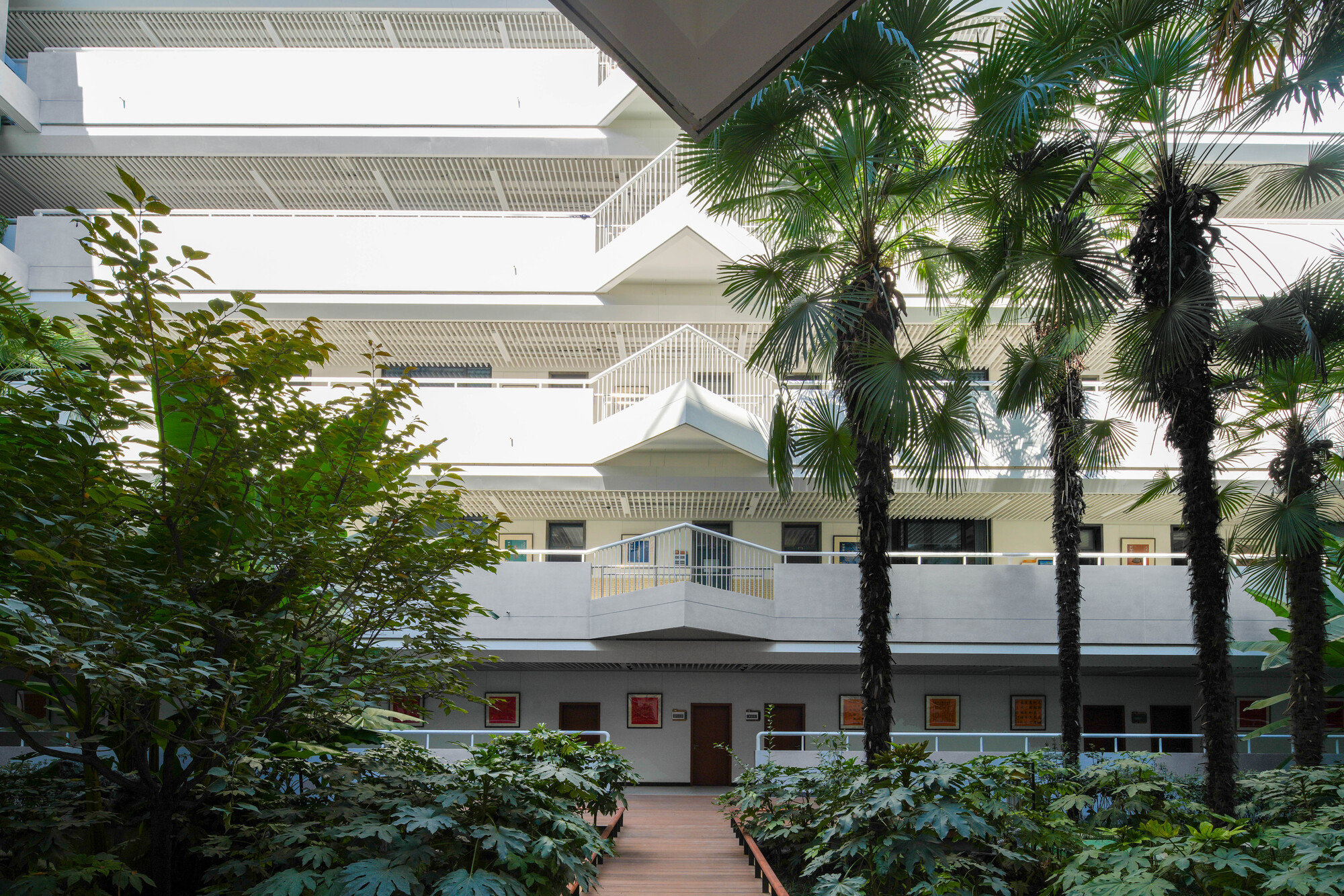 Gallery of Xi'an Gaoxin No.1 High School Expansion and Social Shared ...