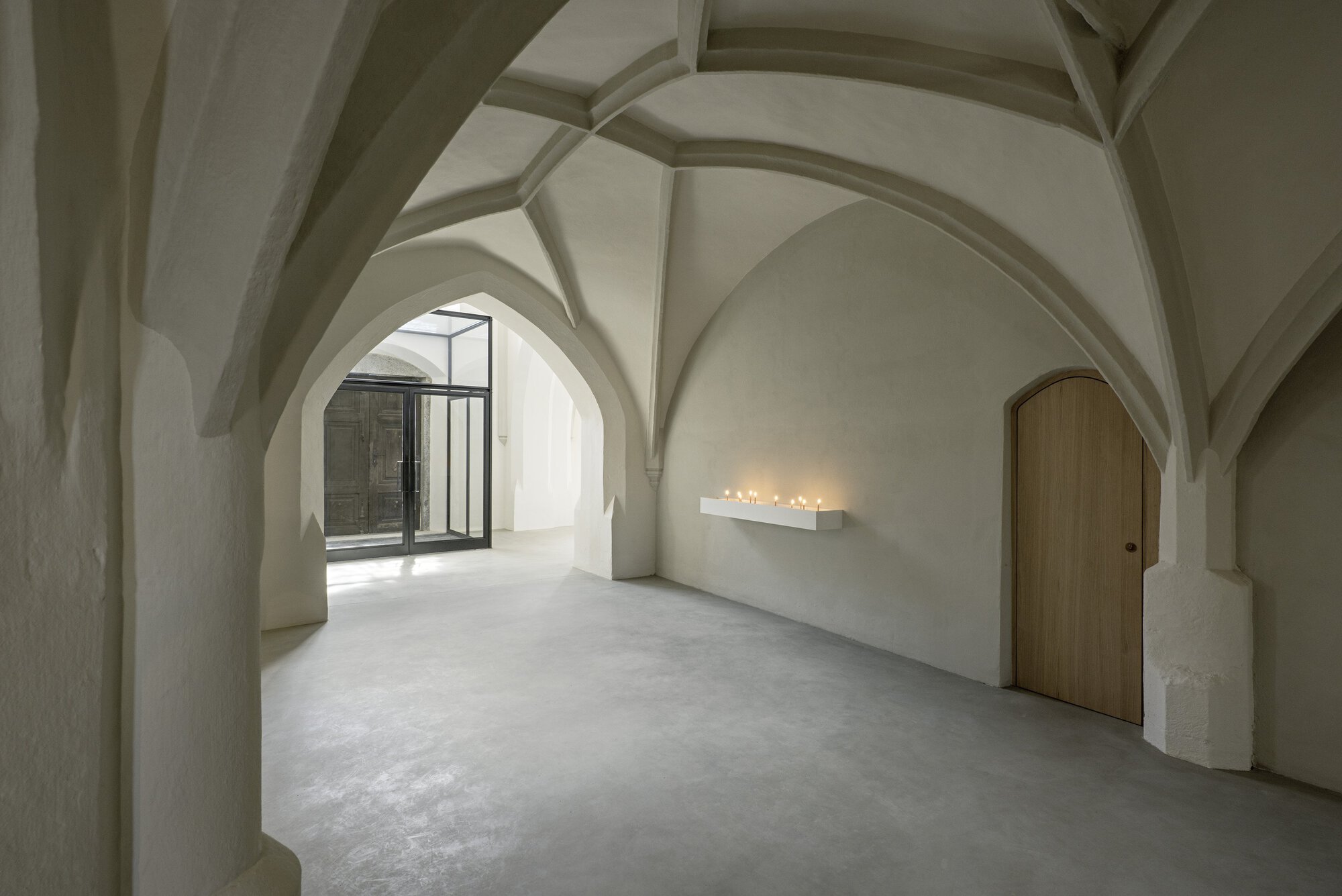 Gallery of Opening Up / Neo-Gothic Architecture Meets Modern Minimalism - 8