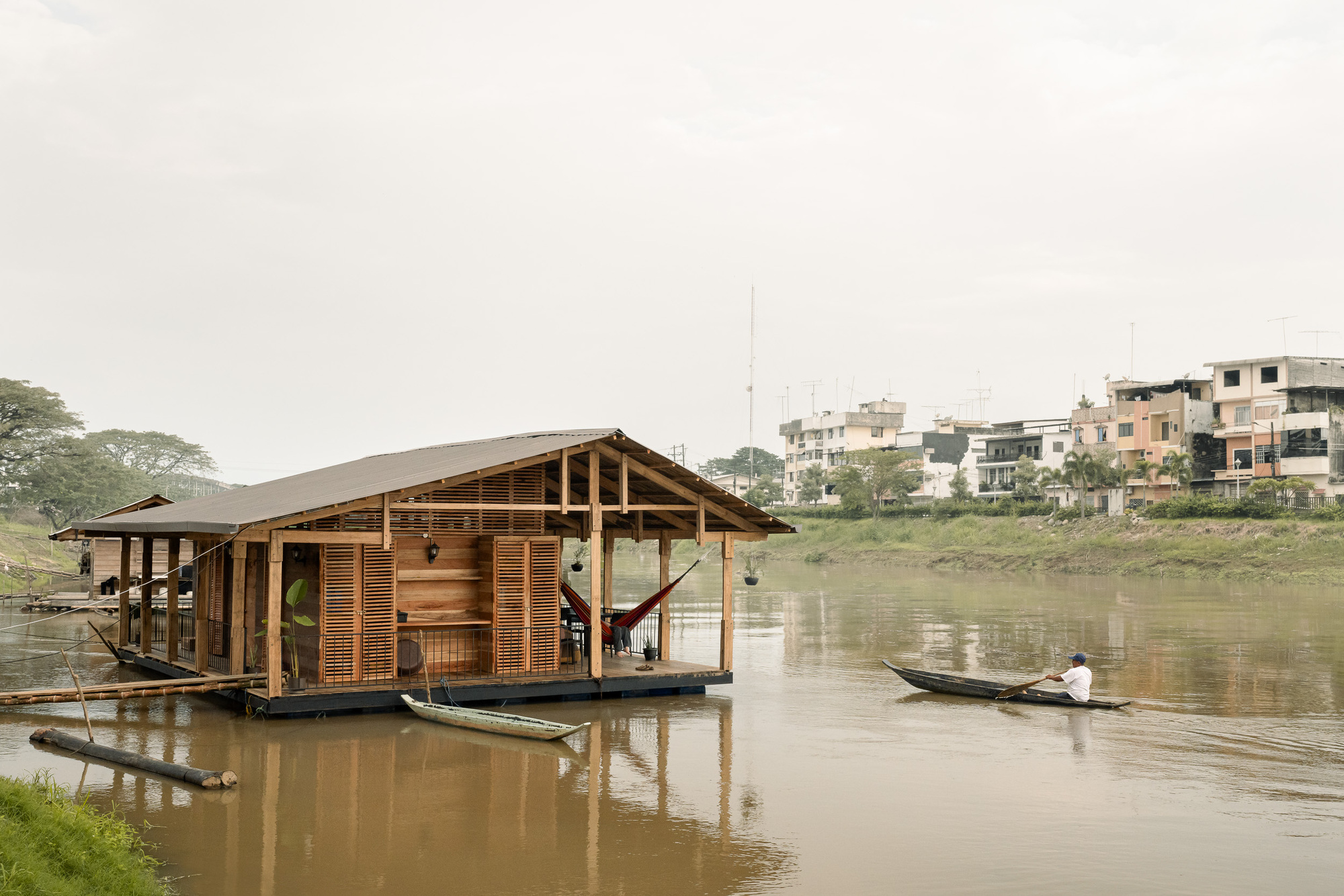 Galería de La Balsanera - Casa Flotante Productiva / Natura Futura ...