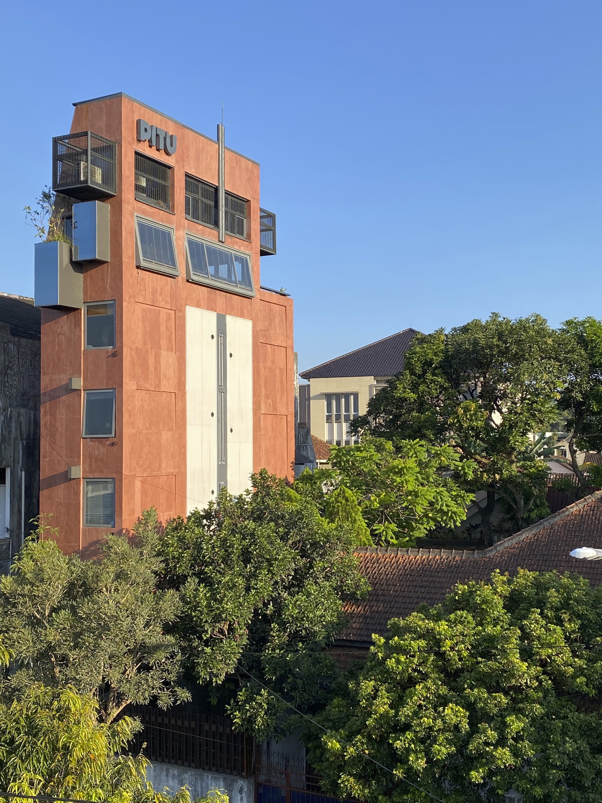 Gallery of The Slender Hotel / Sahabat Selojene - 10