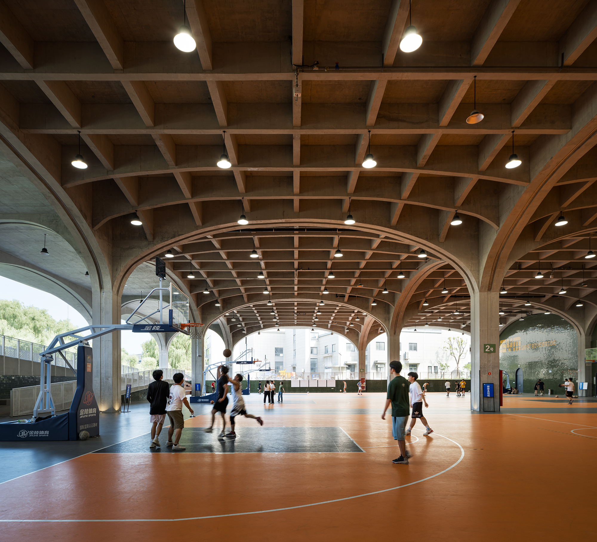 Gallery of Indoor Sports Field of Shaoxing University / UAD - 4