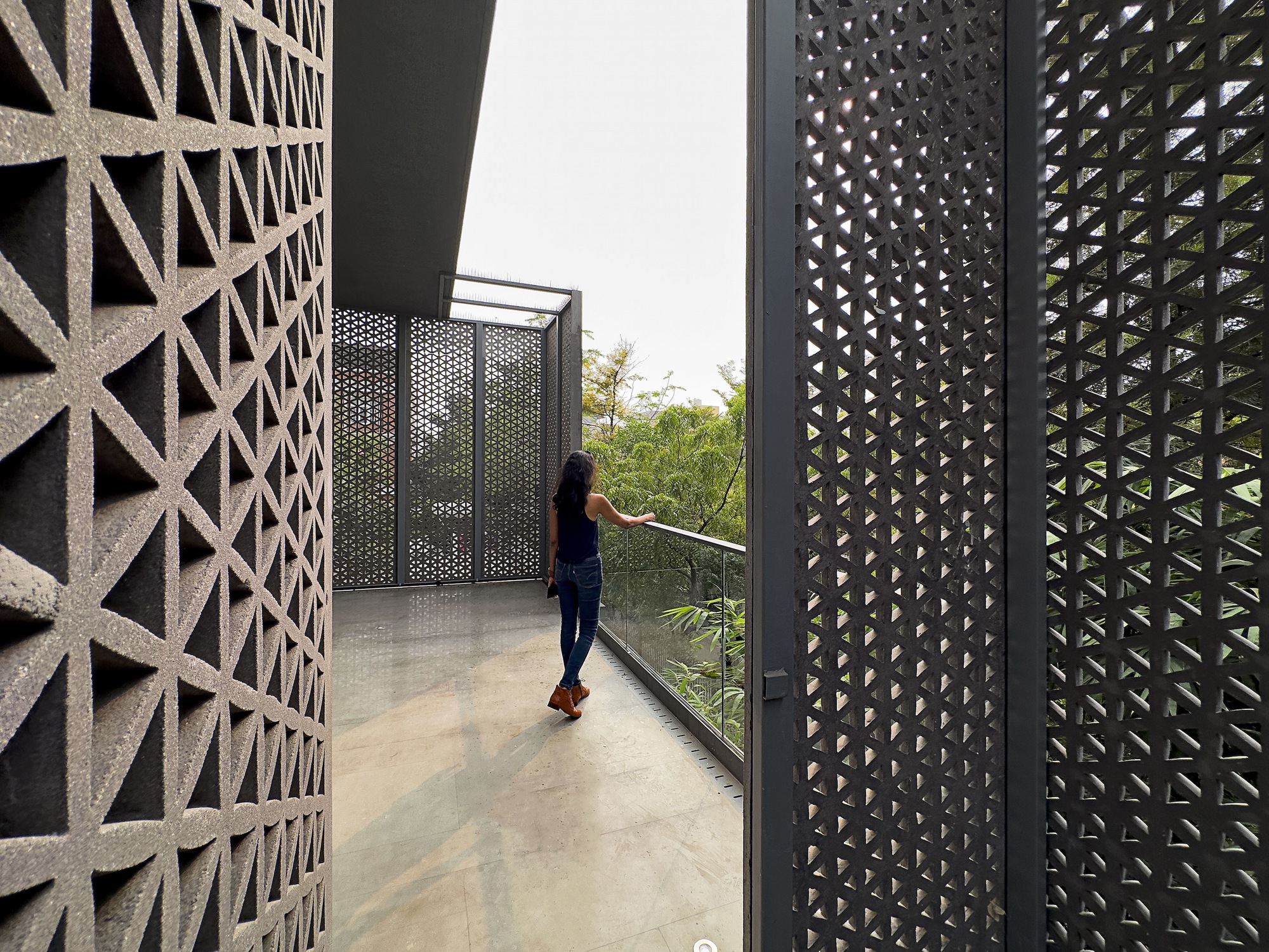 Gallery of Zen Spaces Residence / Sanjay Puri Architects - 10