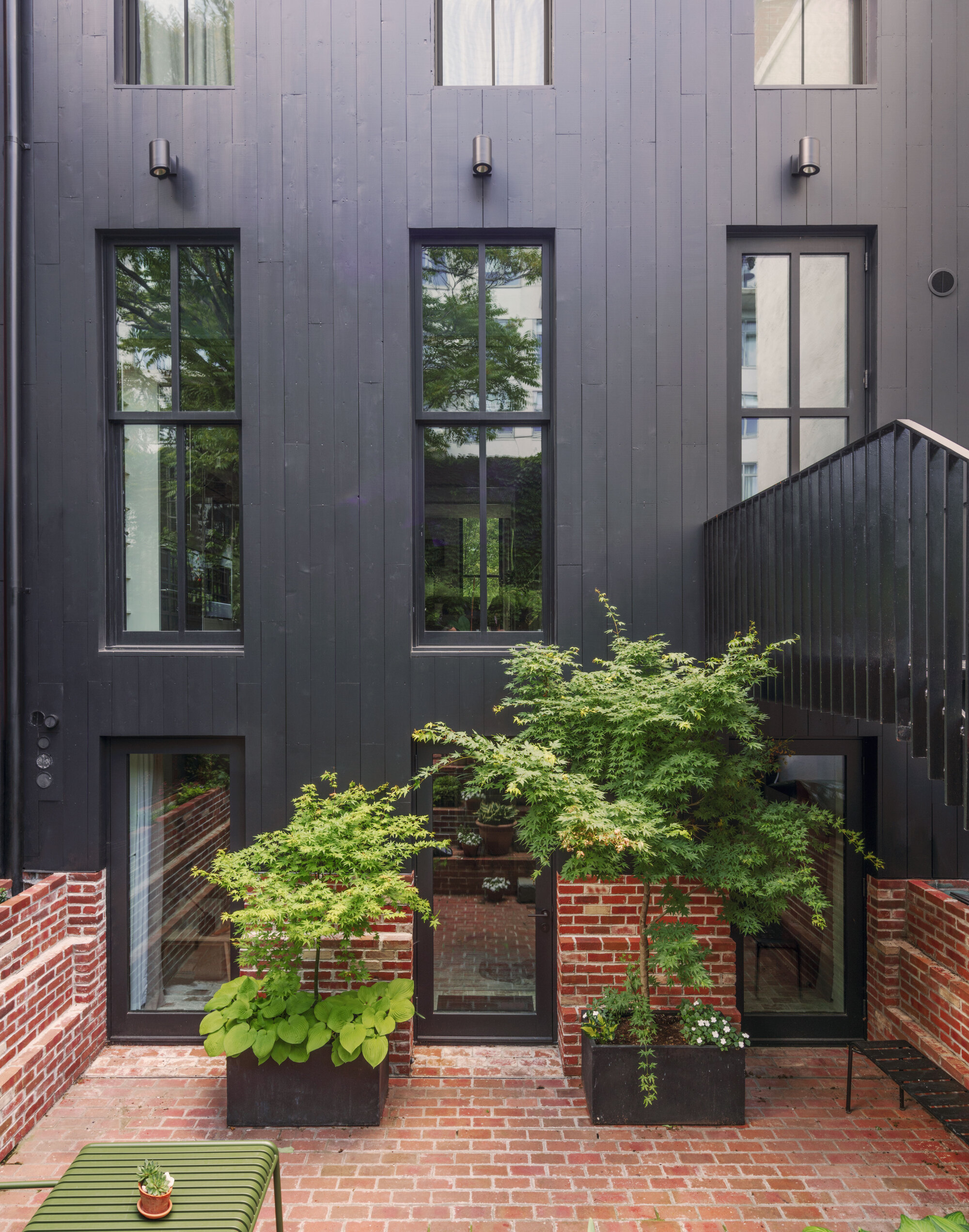 Gallery of Stick House, Brick Garden / Abruzzo Bodziak Architects - 10